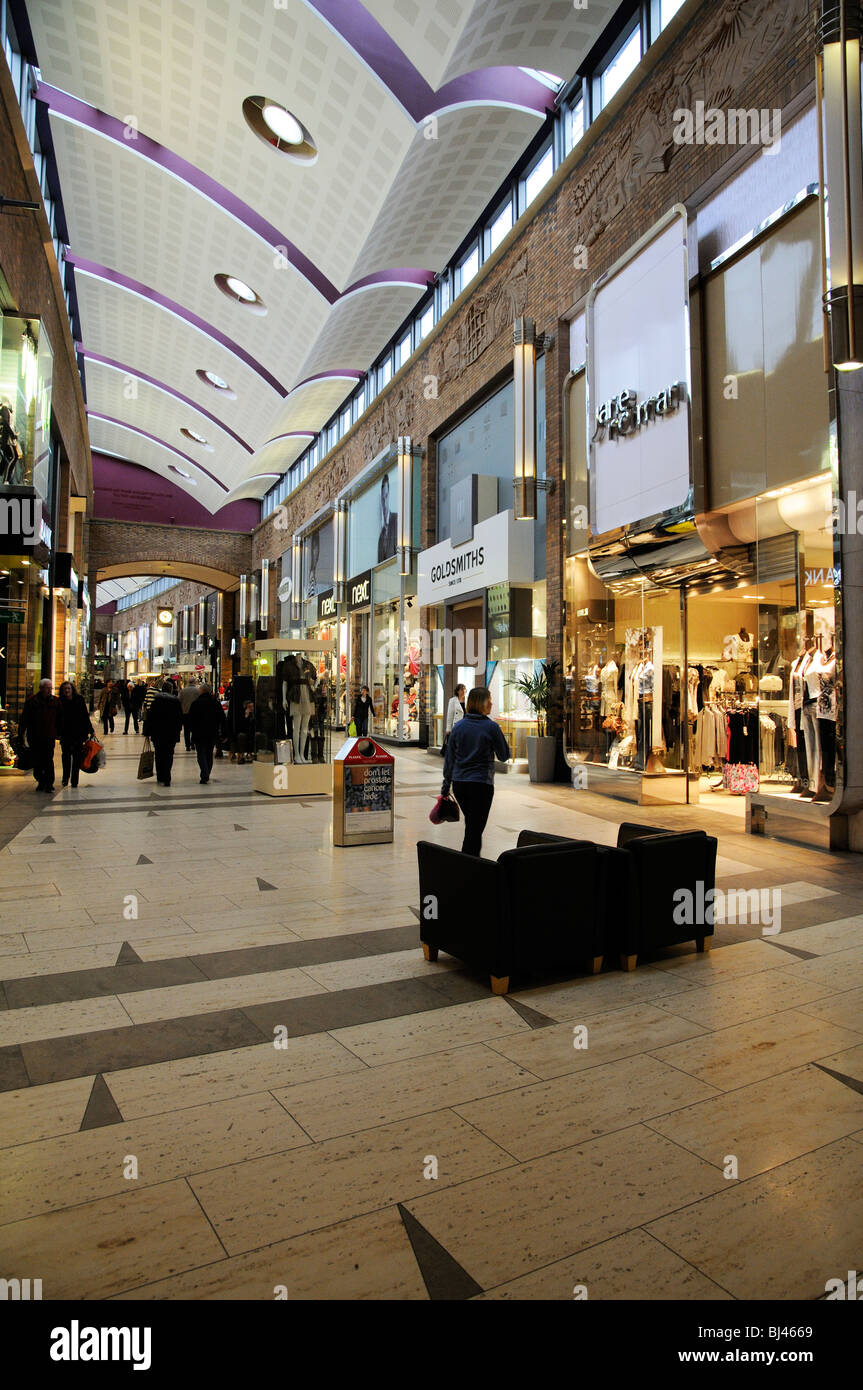 Solihull shops hi-res stock photography and images - Alamy