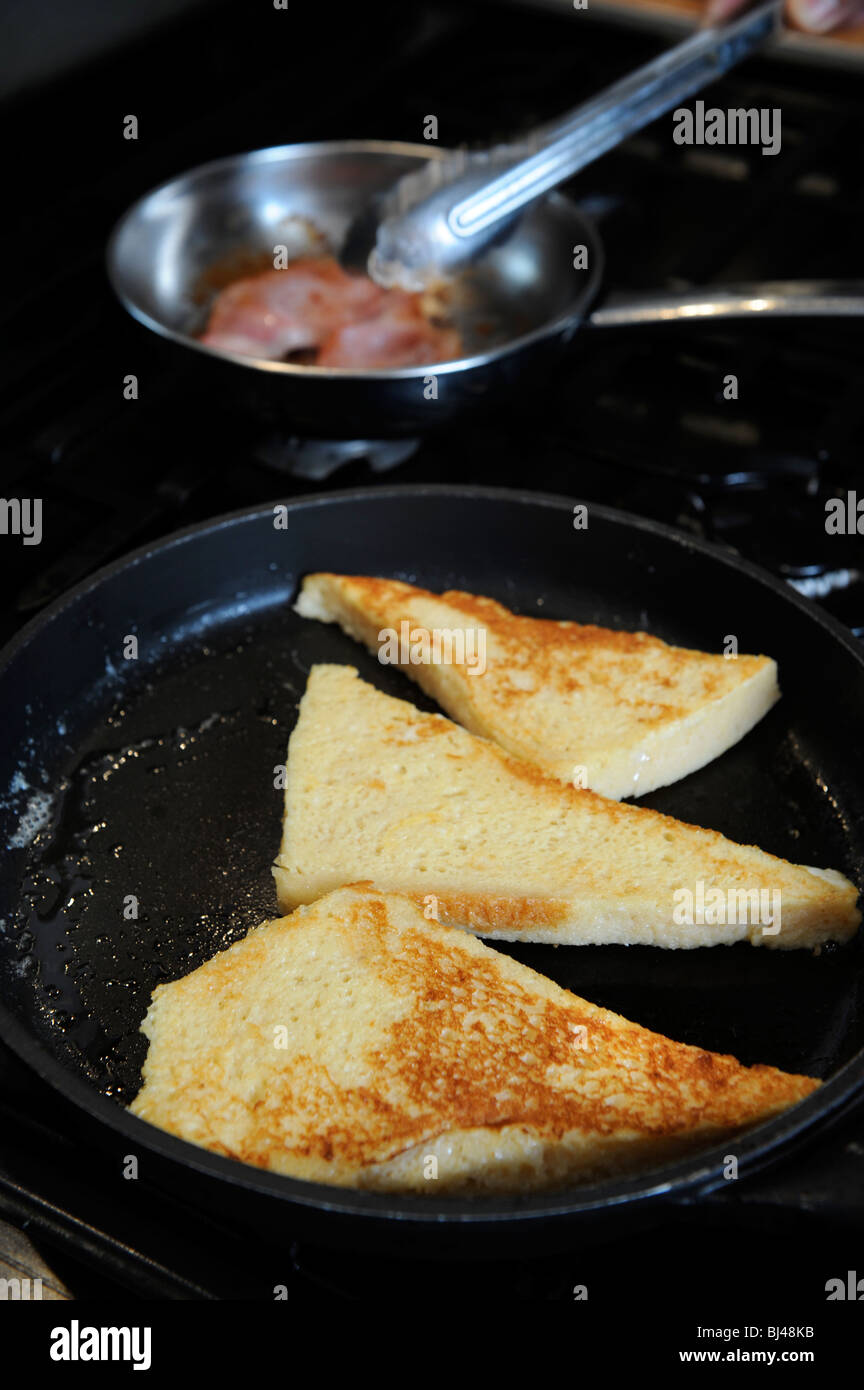 Browning meat in frying pan hi-res stock photography and images - Alamy