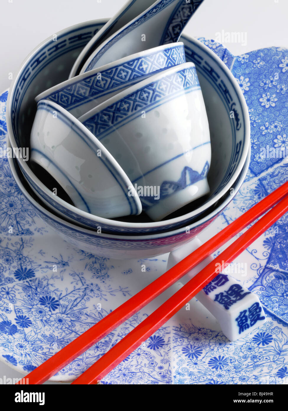 Traditional Chinese blue rice bowls Stock Photo - Alamy
