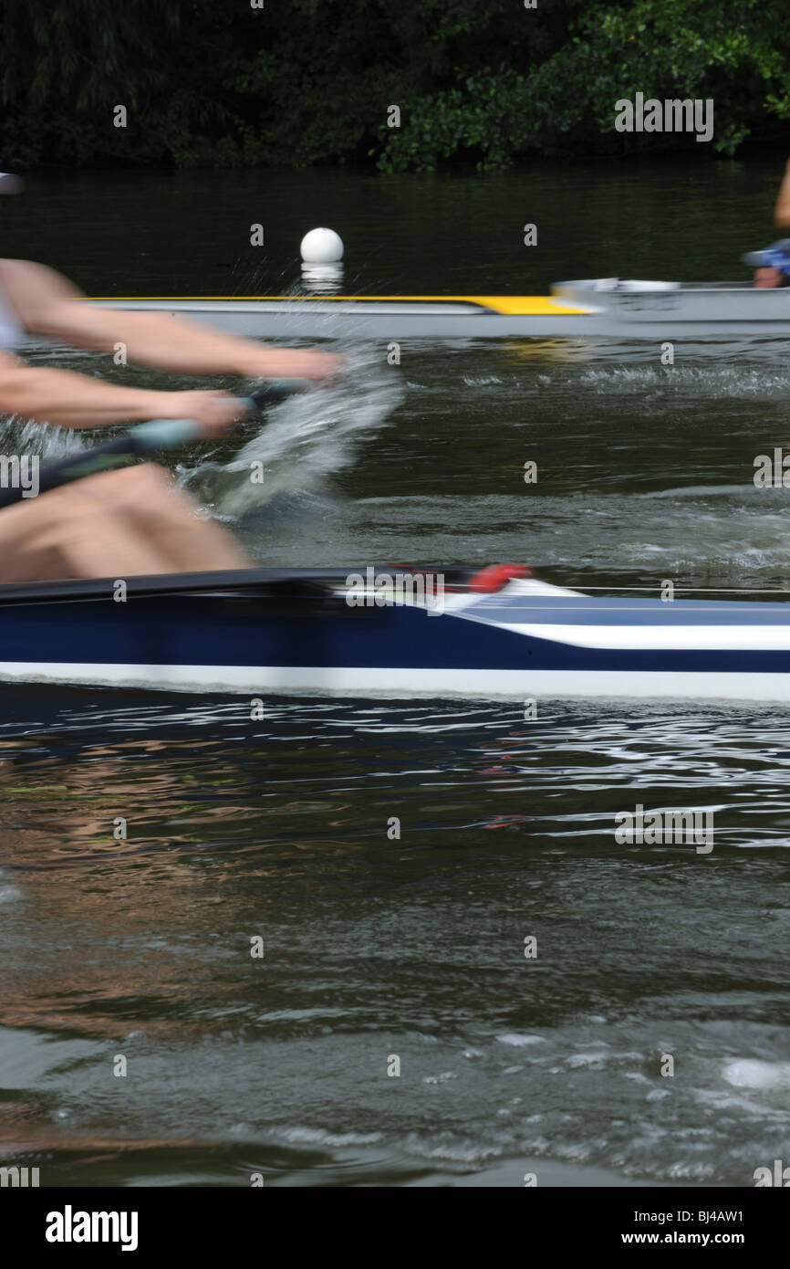 Boat crew rowing at the Henley Regatta Stock Photo - Alamy