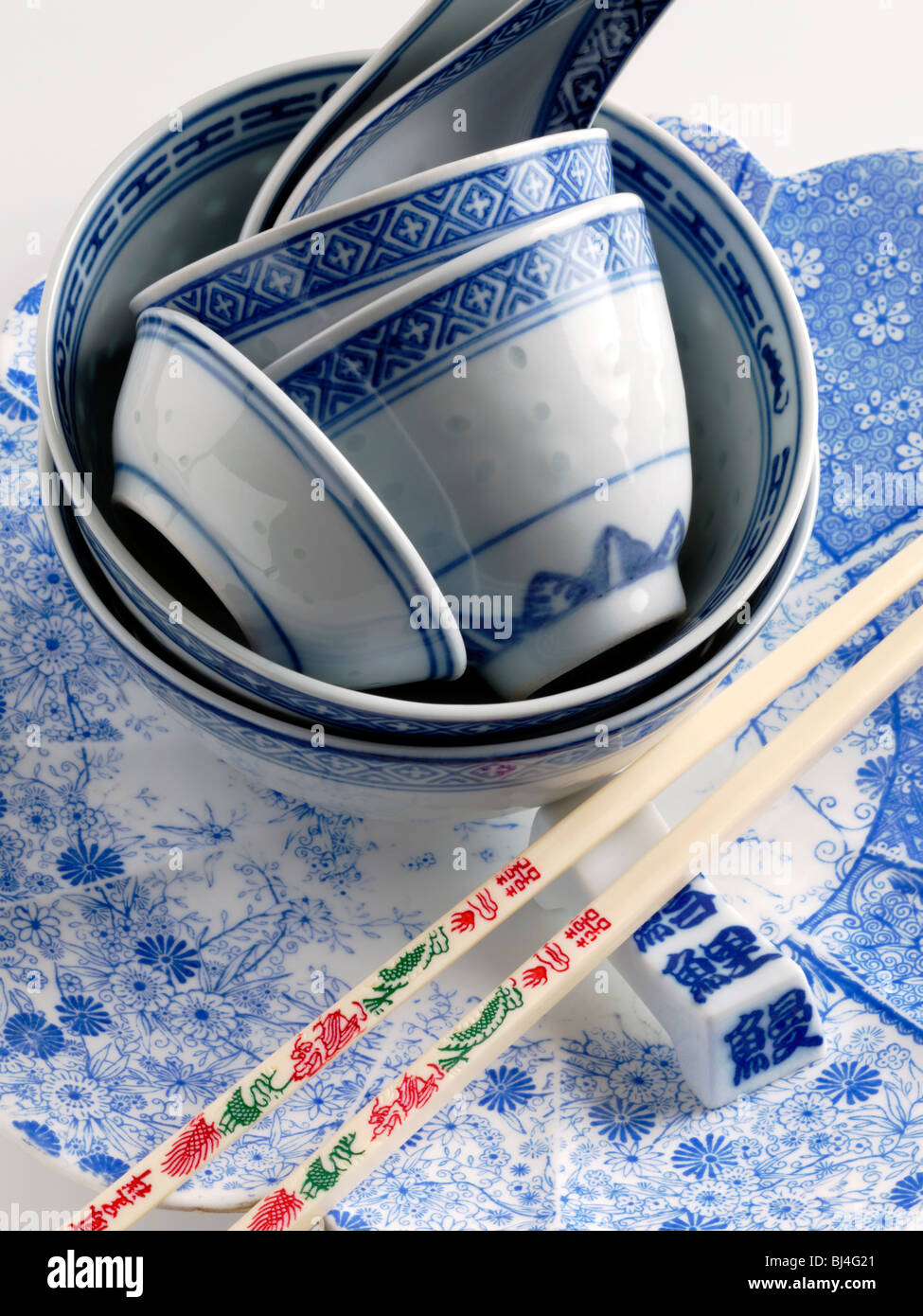 Traditional Chinese blue rice bowls Stock Photo - Alamy