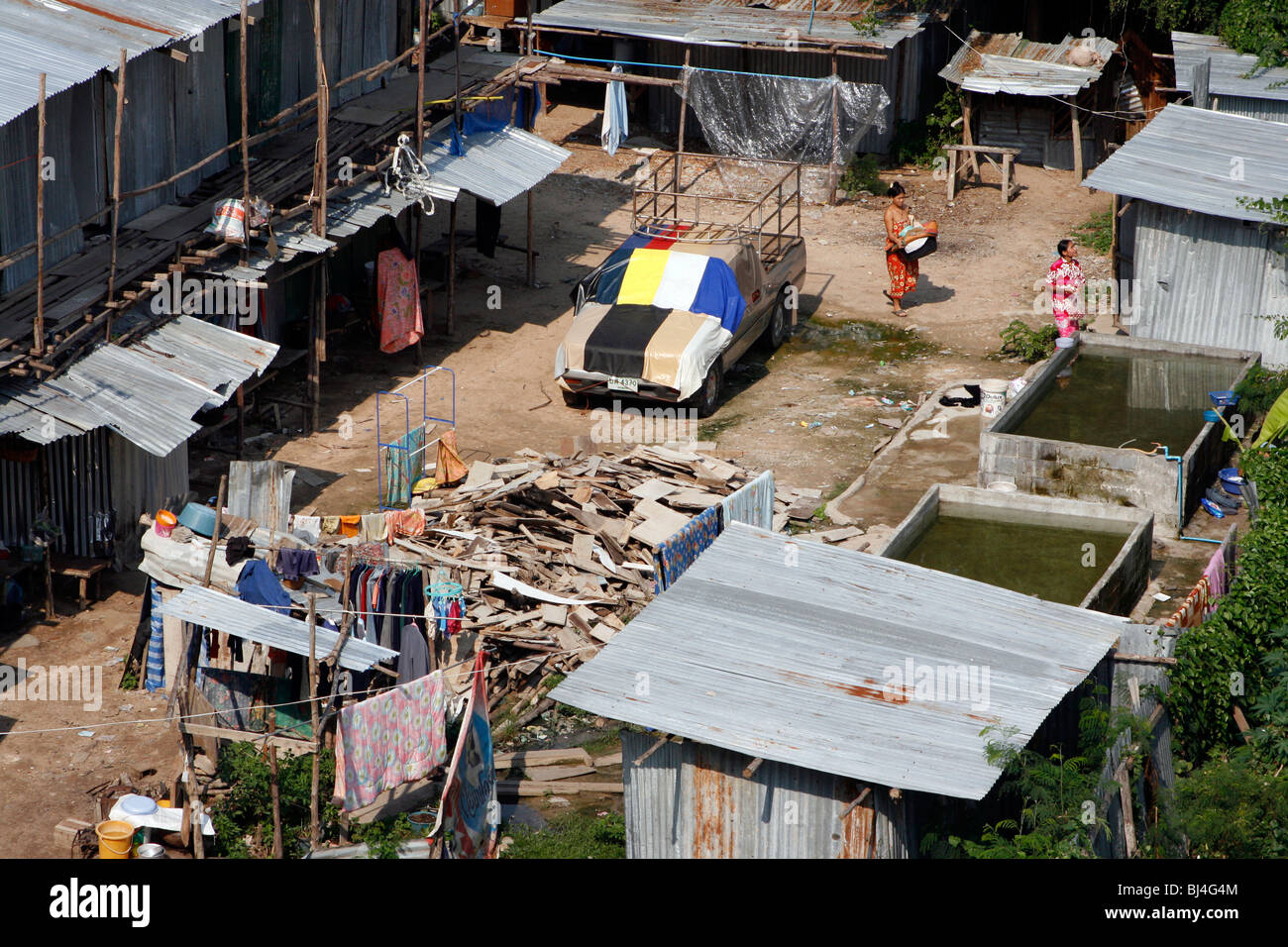 poor Thai family housing in Pattaya Thailand Stock Photo - Alamy