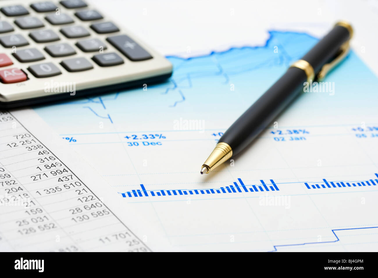 Stock reports hi-res stock photography and images - Alamy