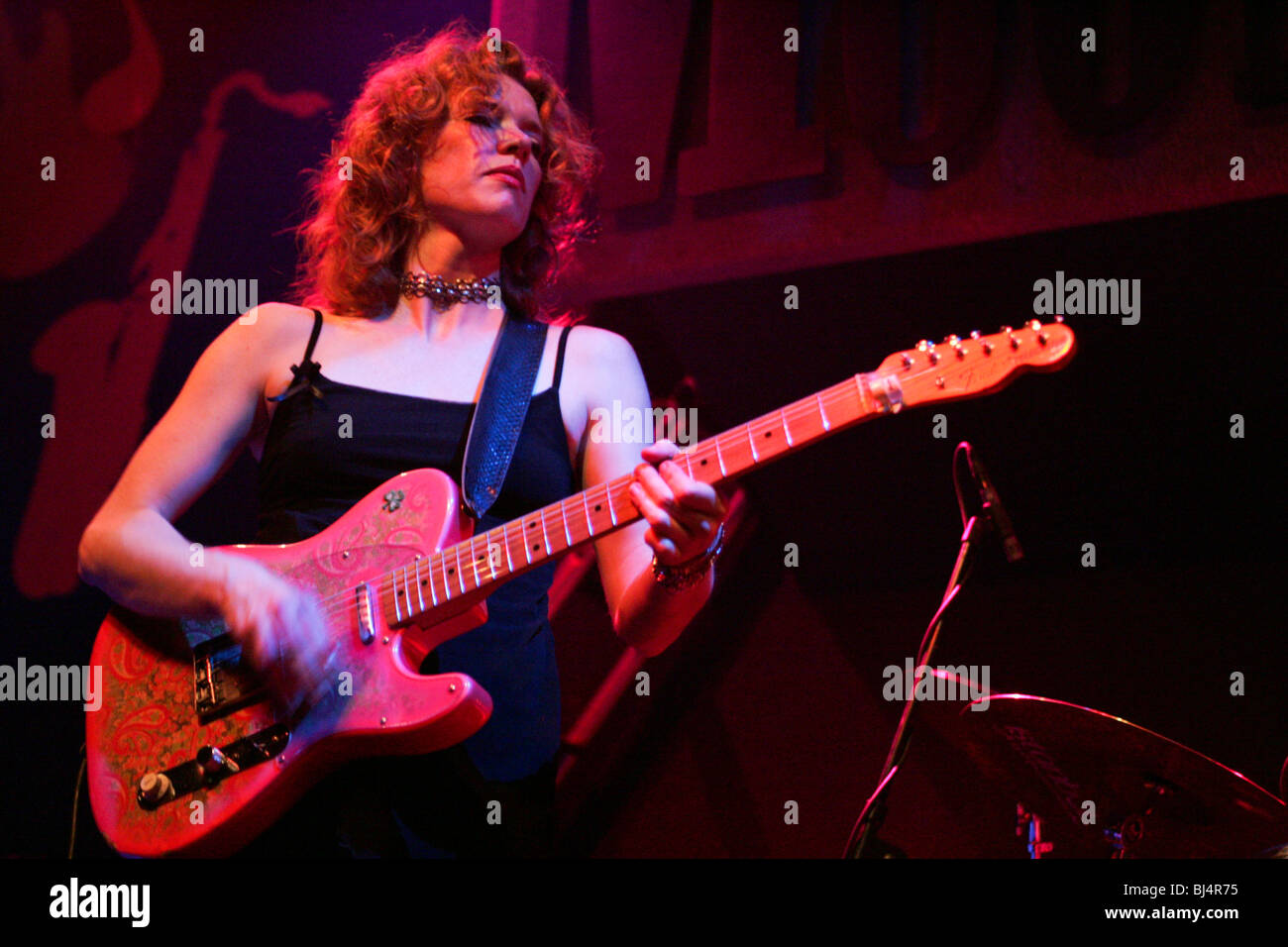 Canadian blues singer, guitarist and songwriter Sue Foley live at the ...