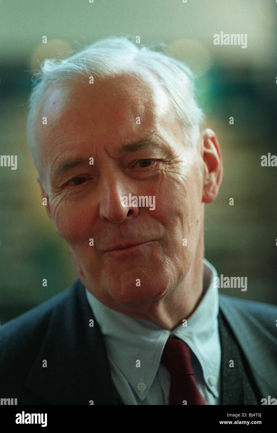 Labour mp chesterfield tony benn hi-res stock photography and images ...