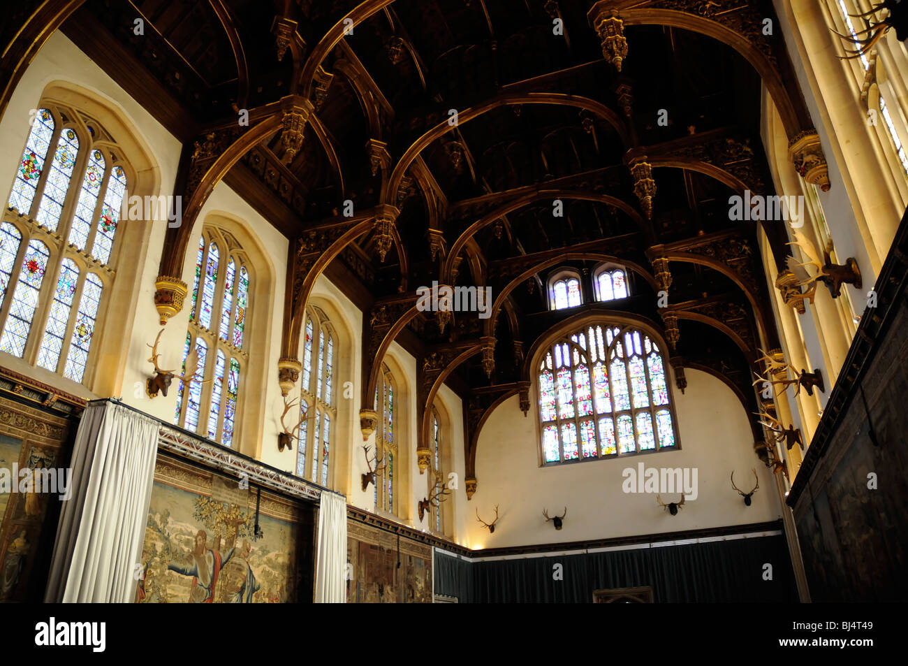 Great hall hampton court palace hi-res stock photography and images - Alamy