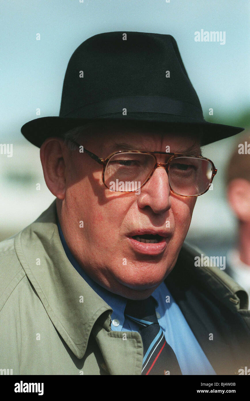 REV. DR. IAN PAISLEY LEADER DEMOCRATIC UNIONISTS 20 August 1996 Stock ... REV. DR. IAN PAISLEY LEADER DEMOCRATIC UNIONISTS 20 August 1996 Stock ...