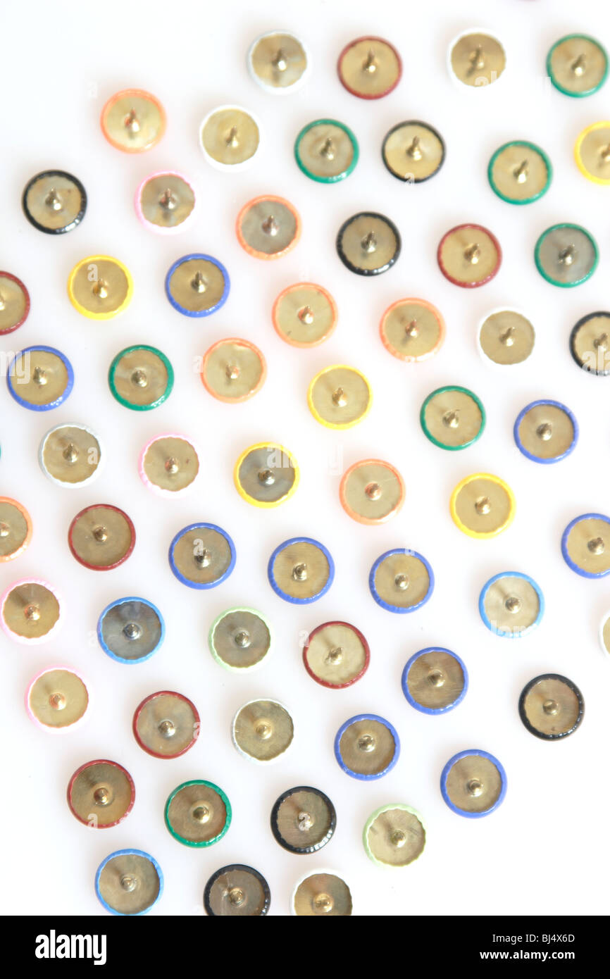 Yellow drawing pin push hi-res stock photography and images - Alamy