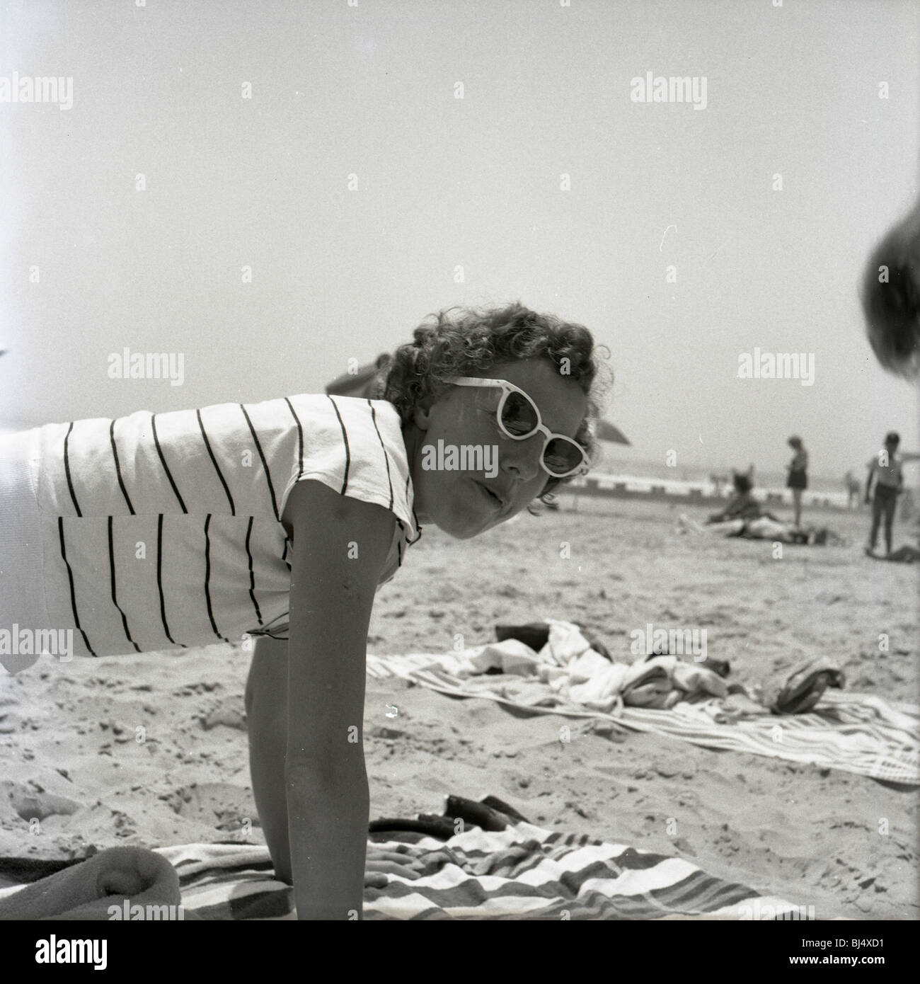 1950's Woman Beach High Resolution Stock Photography and Images - Alamy