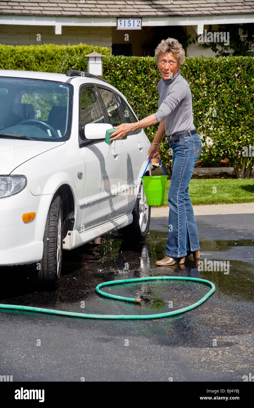 Washing vehicles hi-res stock photography and images - Alamy