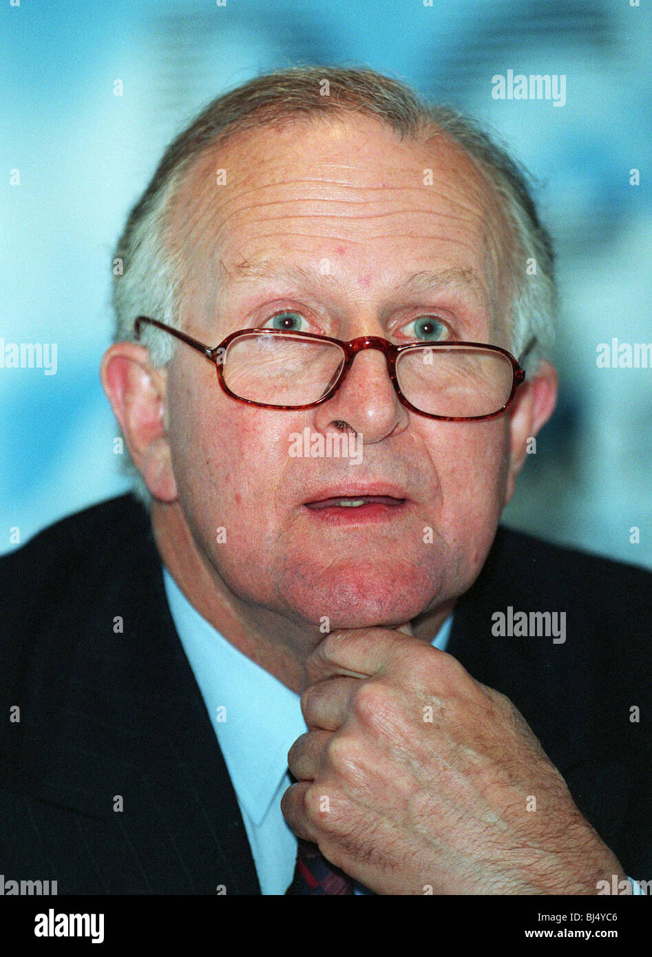 ROBIN GELDARD PRESIDENT B.C.C. 19 June 1995 Stock Photo - Alamy
