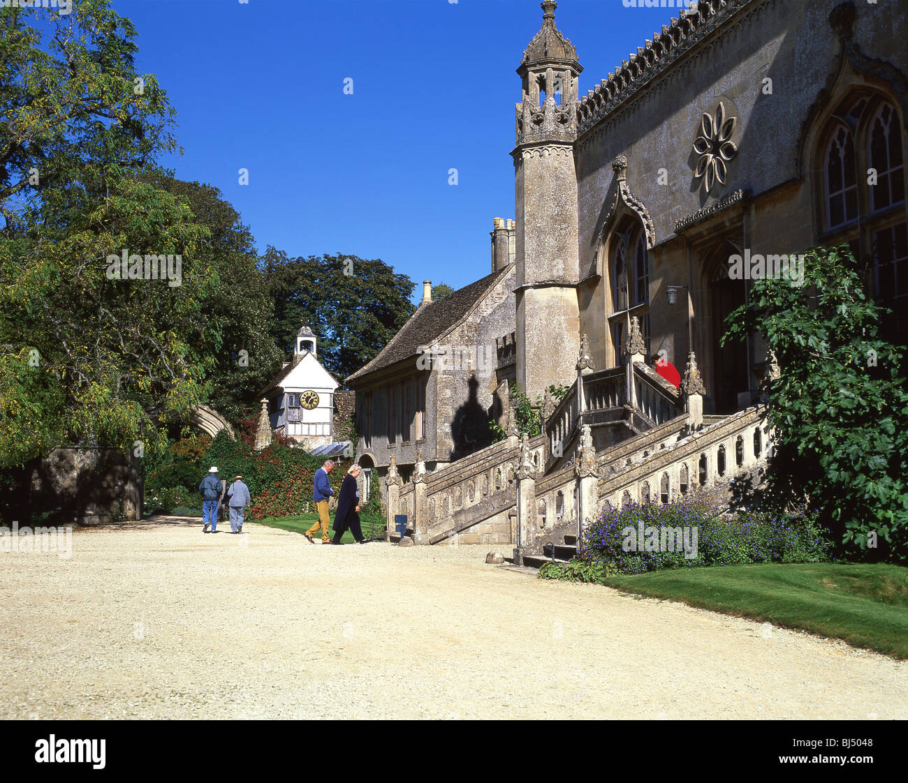 Lacock village tourists wiltshire uk hi-res stock photography and ...