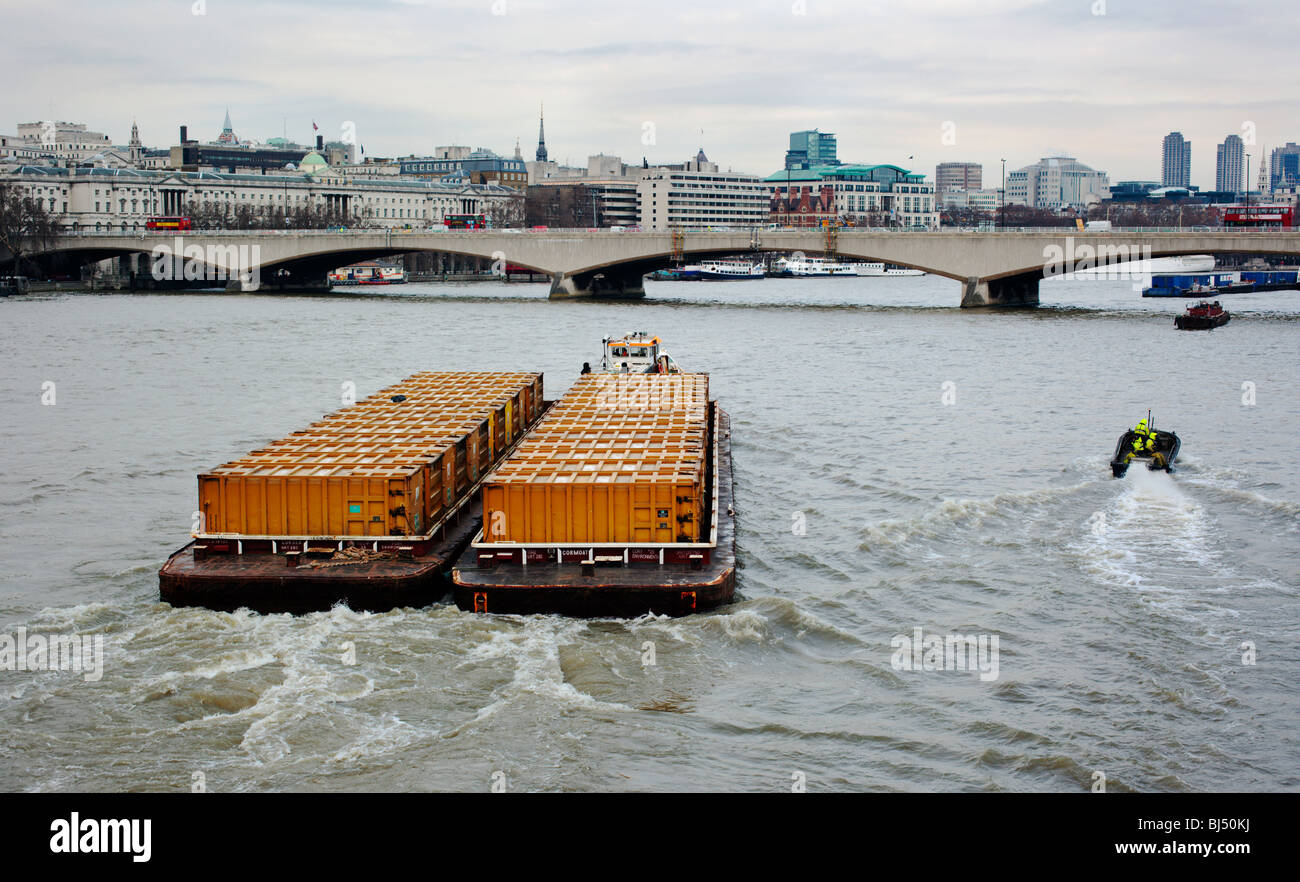 Garbage barge hi-res stock photography and images - Alamy