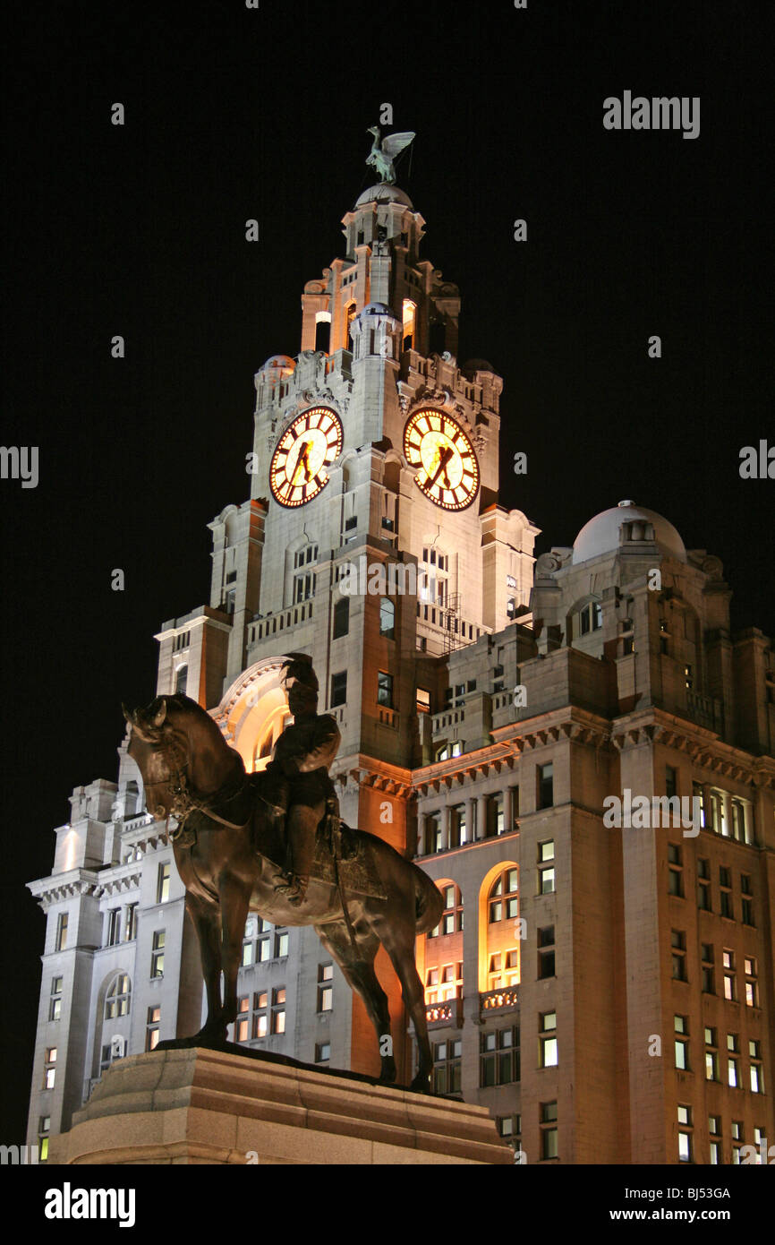 Liver building at night hi-res stock photography and images - Alamy