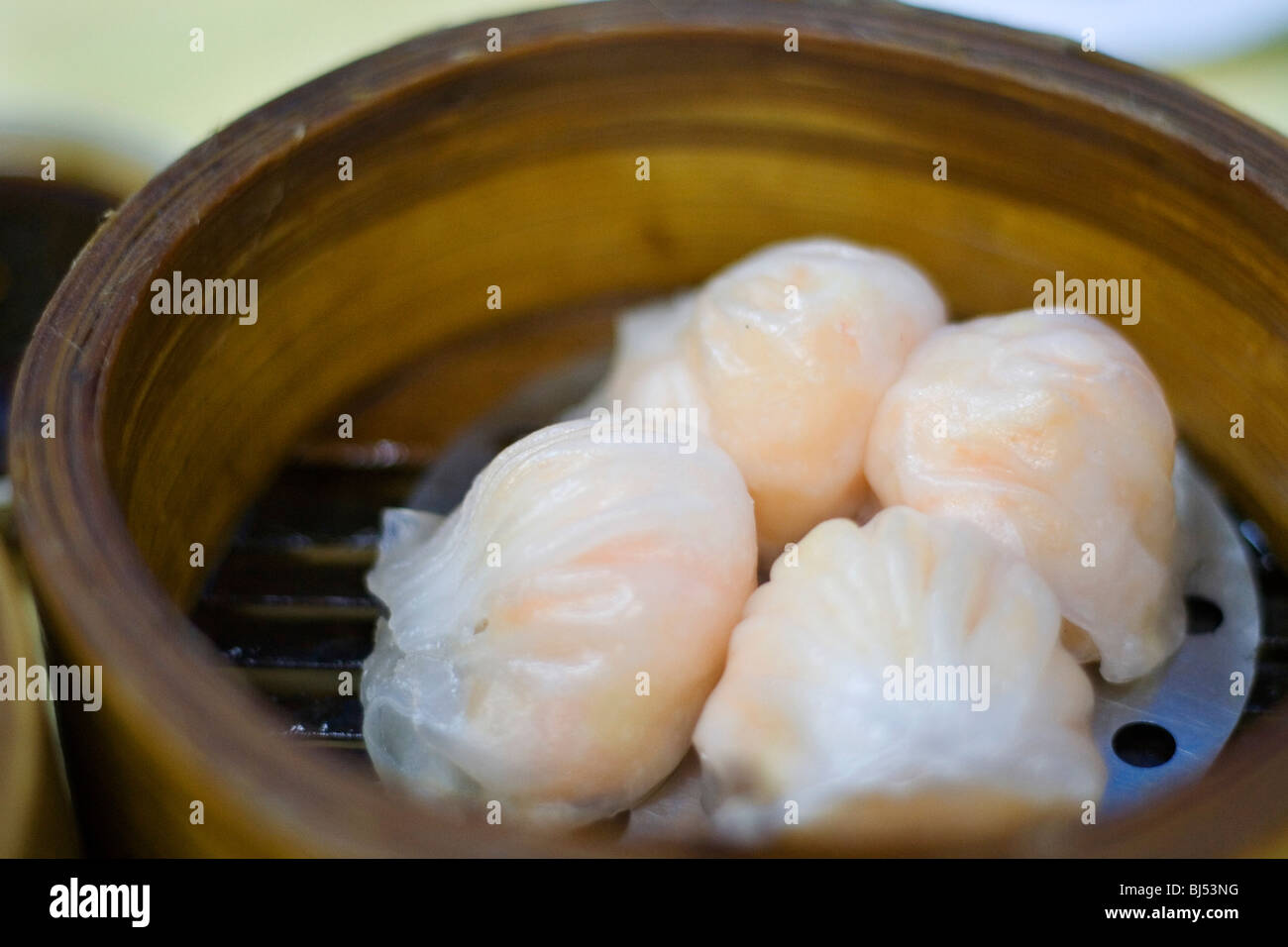 Hakaw or shrimp dumpling at a dimsum in Chinatown Stock Photo - Alamy