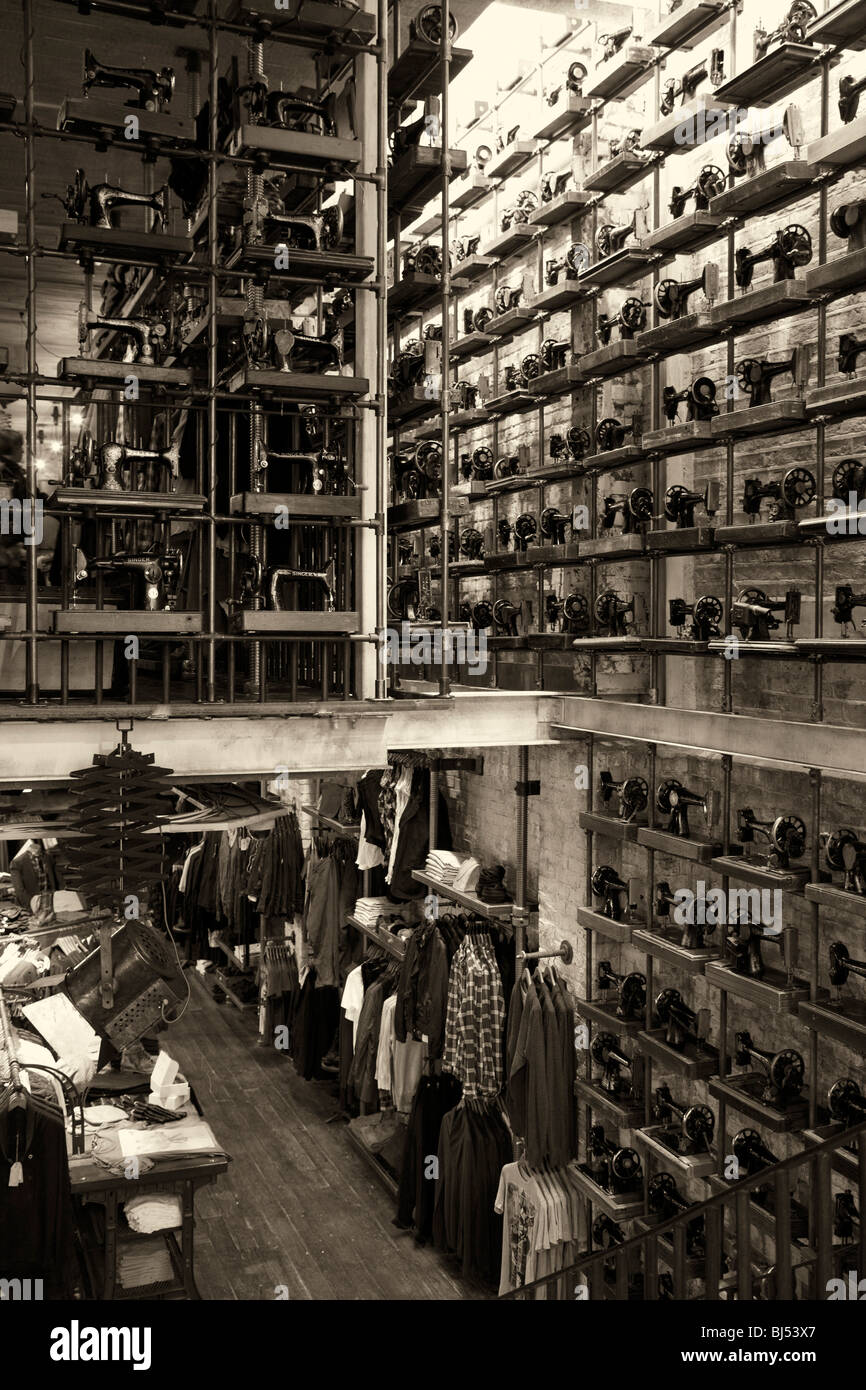 Singer sewing machine shop in hi-res stock photography and images - Alamy