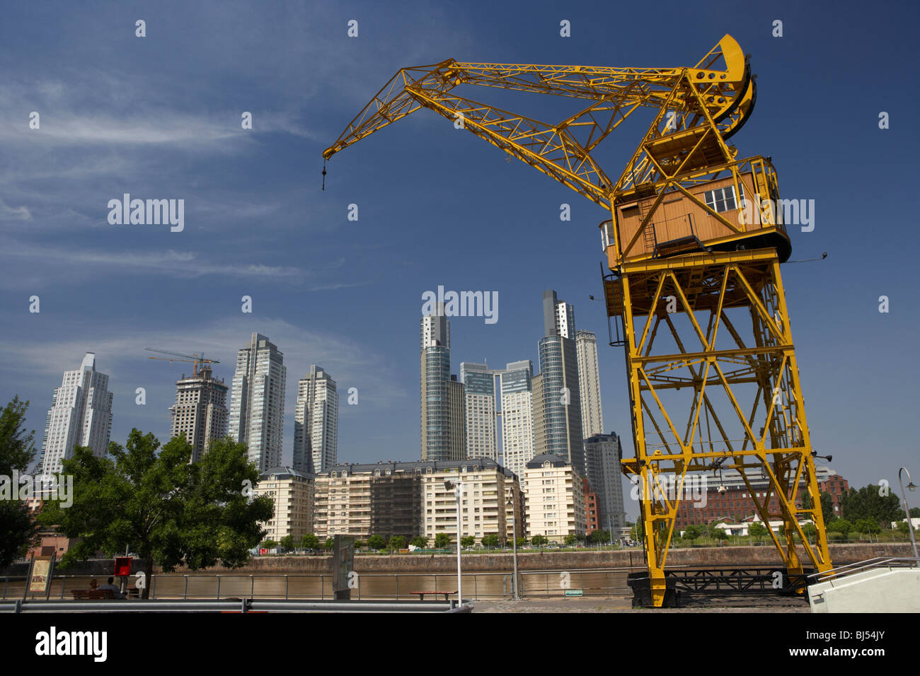 Old harbour crane hi-res stock photography and images - Alamy