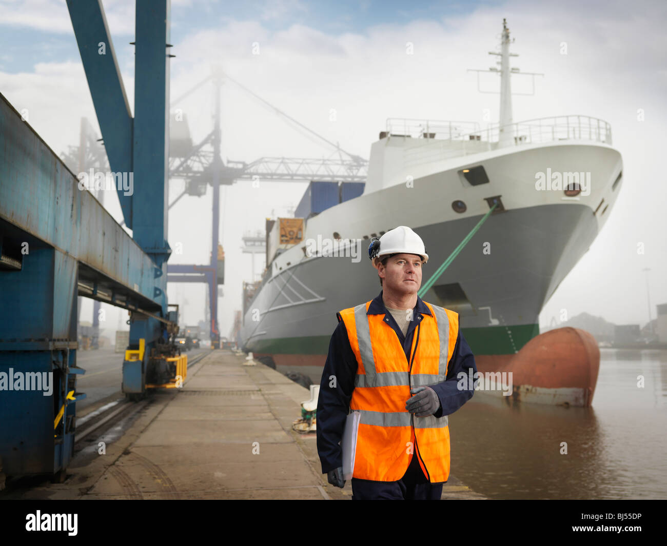 Container ship crane hi-res stock photography and images - Alamy