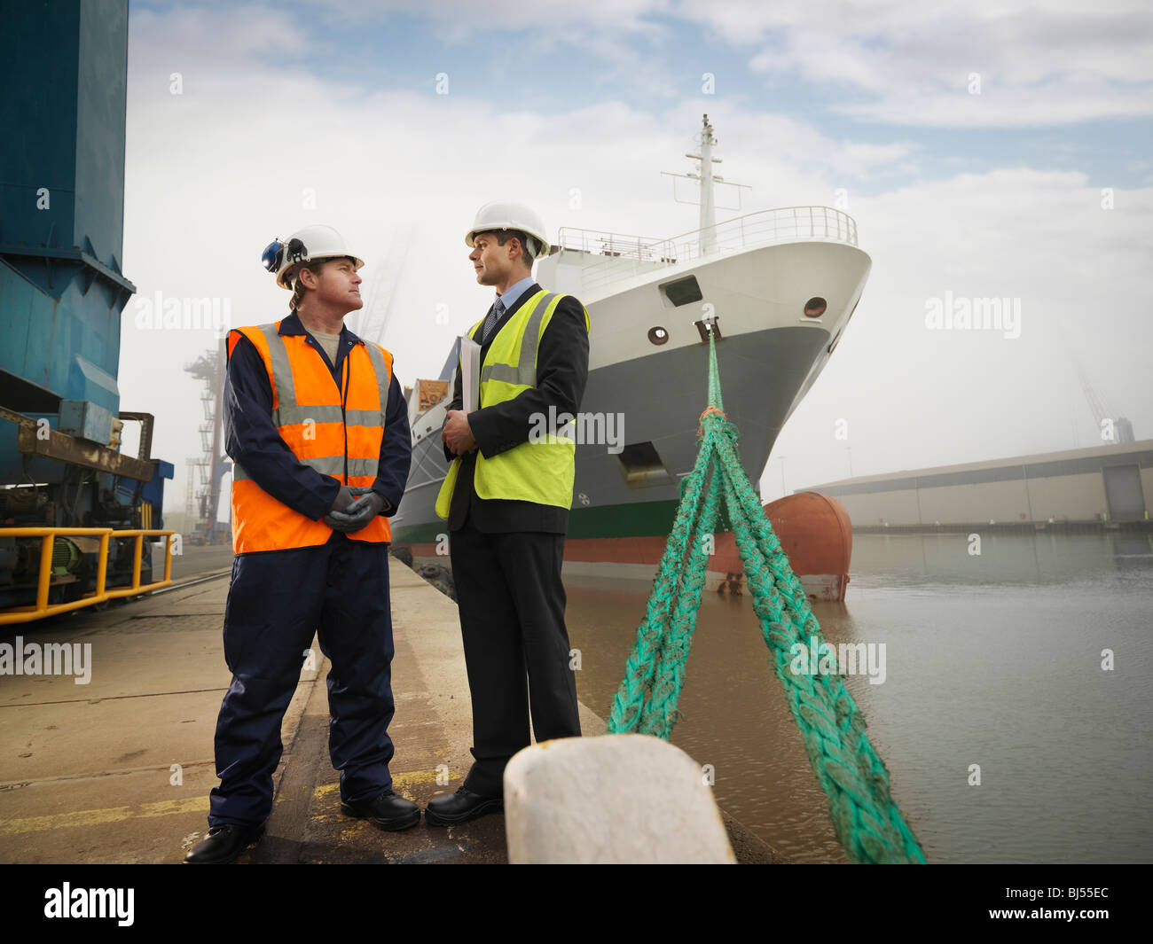 Businessman cargo harbour hi-res stock photography and images - Alamy