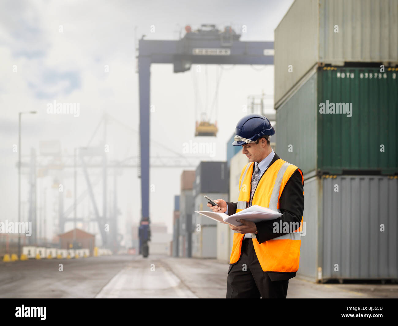 Port container hi-res stock photography and images - Alamy