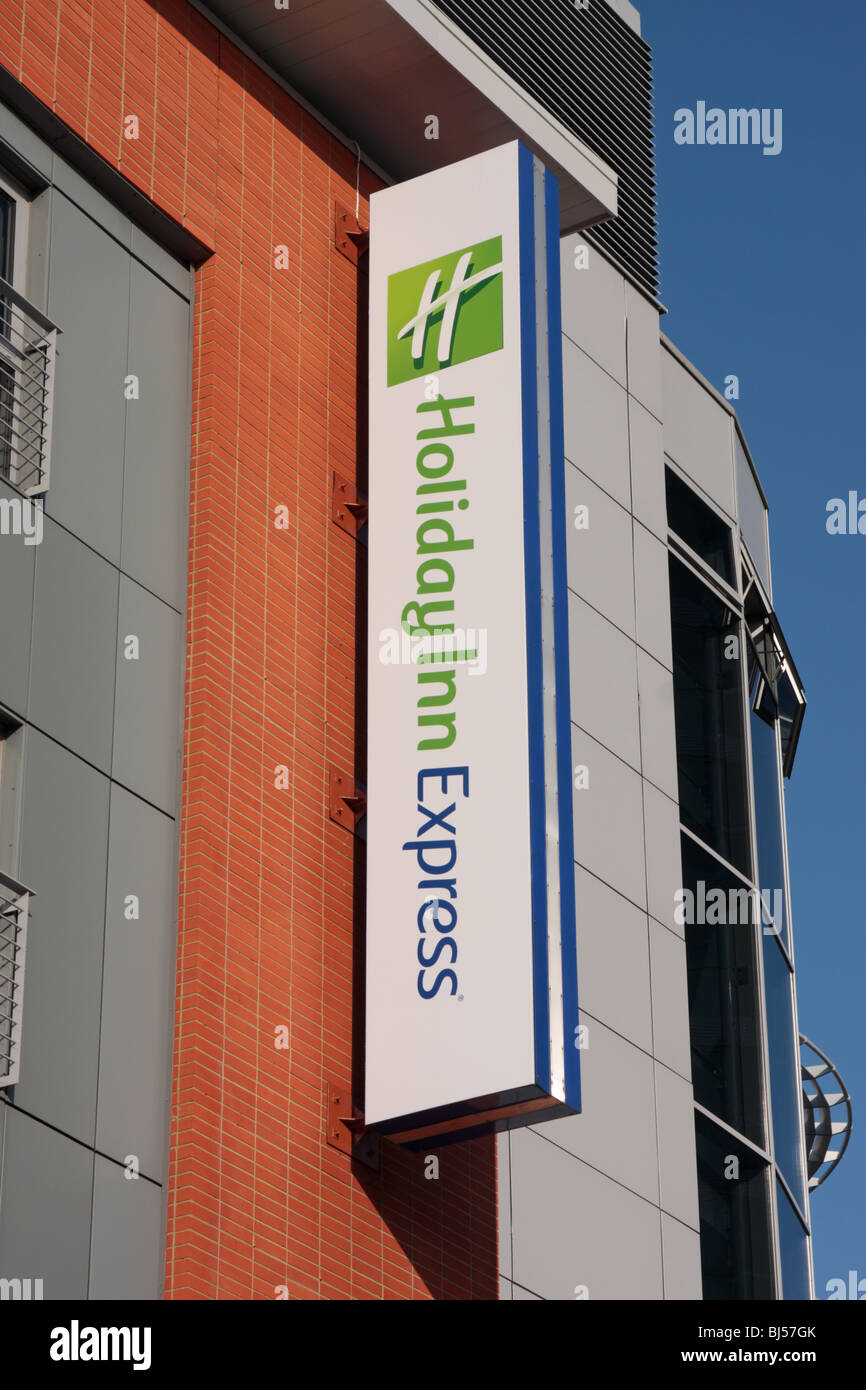 Holiday inn express sign hi-res stock photography and images - Alamy
