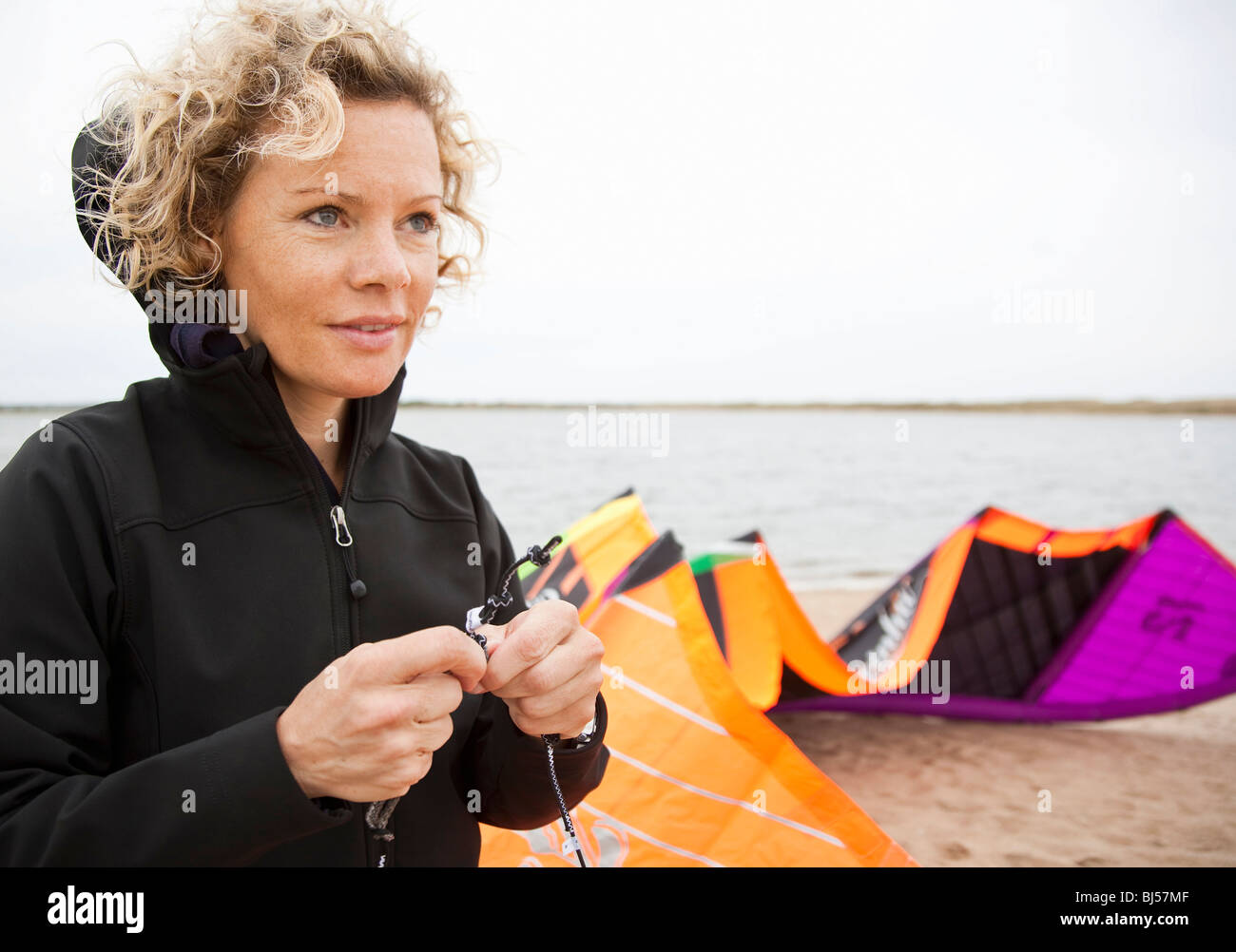 Tying the kite hi-res stock photography and images - Alamy