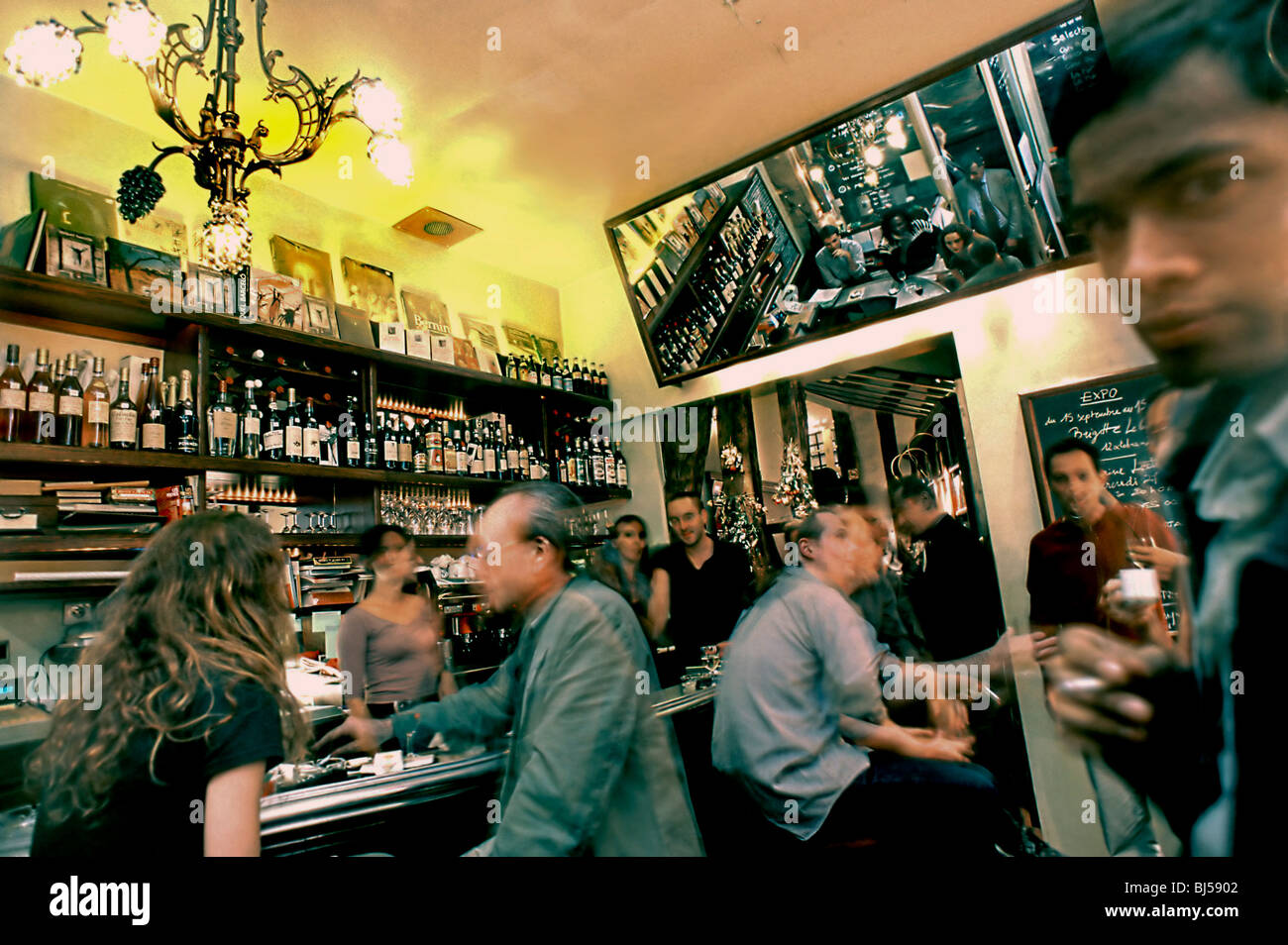 Restaurant busy romantic interior hi-res stock photography and images ...