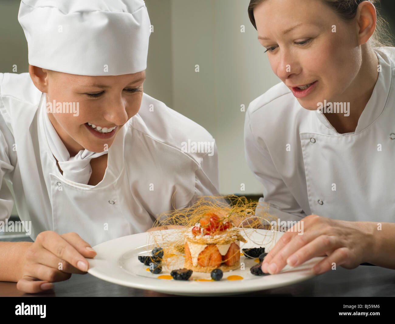 Plating pudding hi-res stock photography and images - Alamy