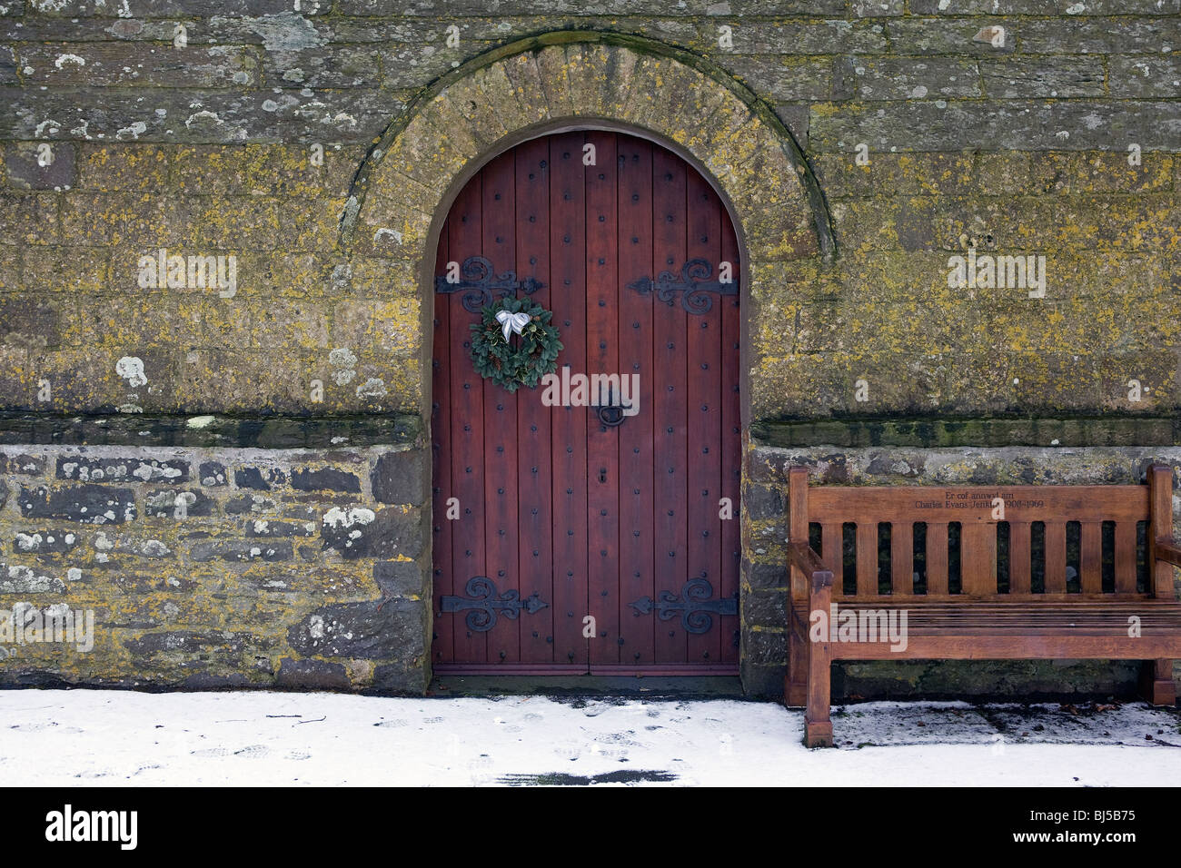 Doorway in the snow Stock Photo - Alamy