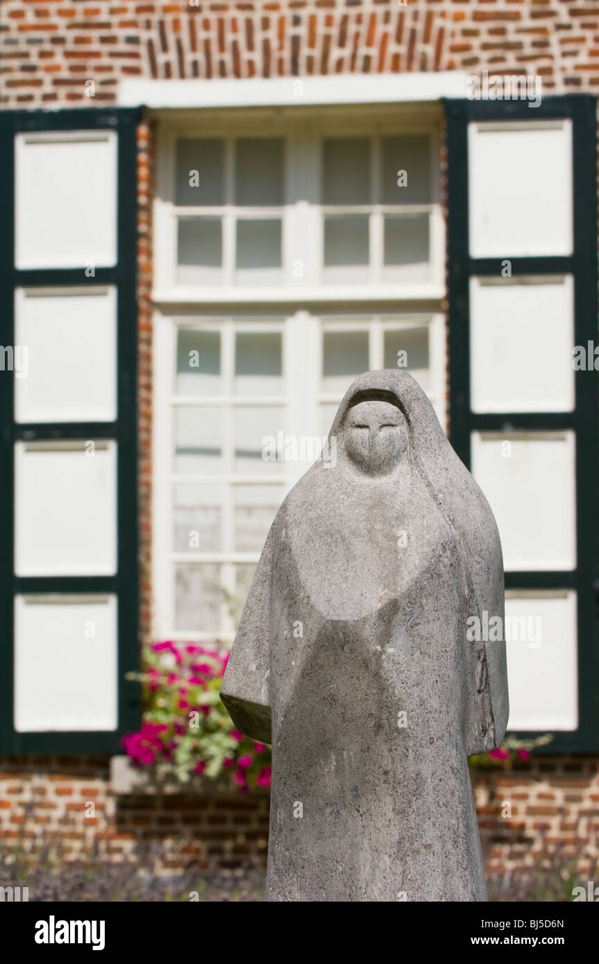 Turnhout beguinage, Beguine Statue, Belgium Stock Photo - Alamy