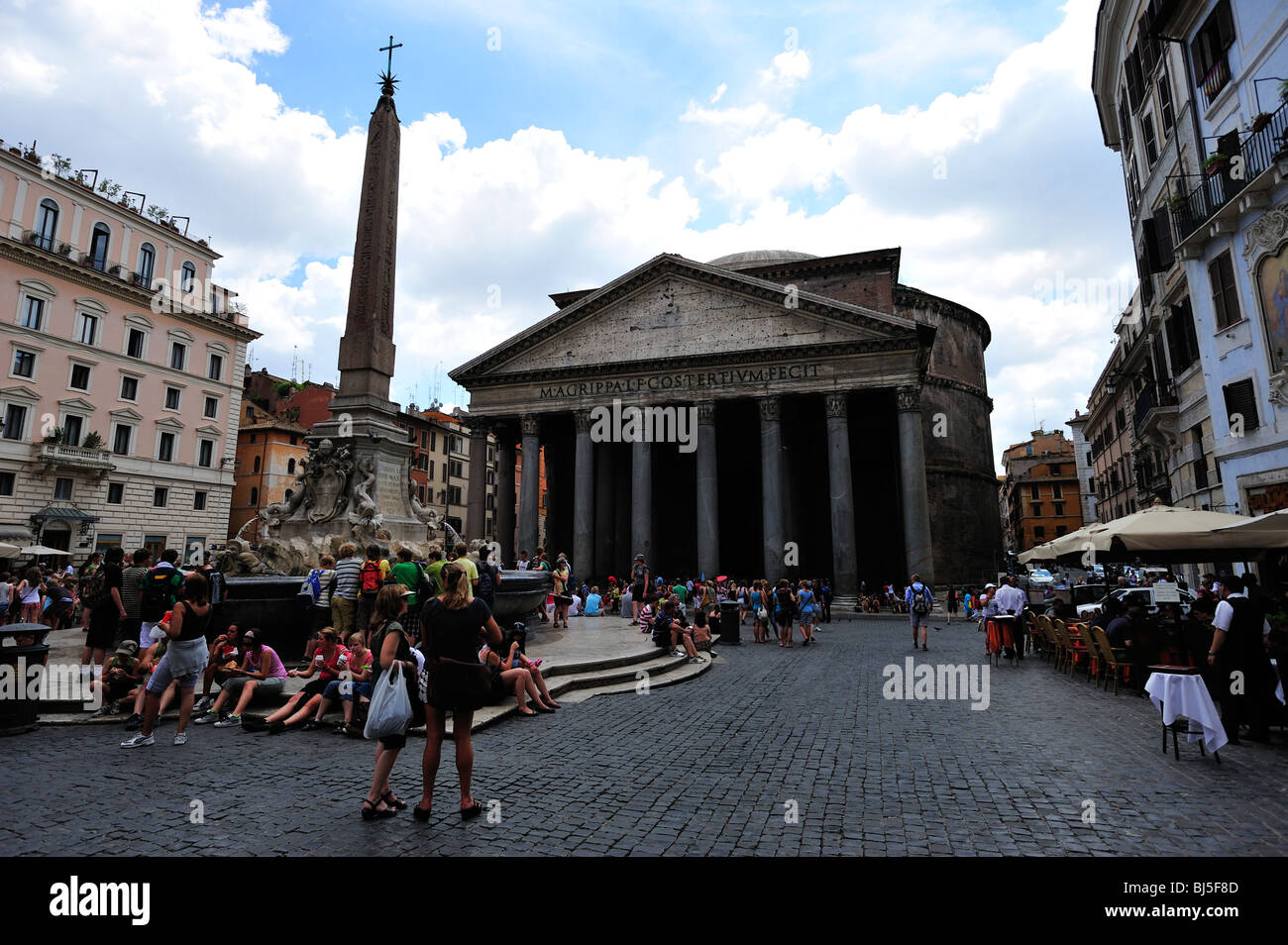 Pantheon square hi-res stock photography and images - Alamy