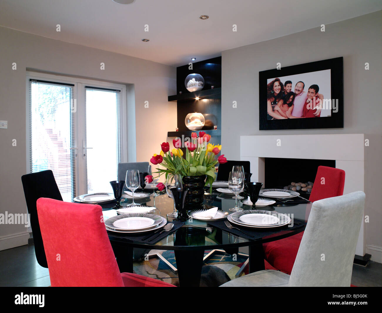 Kitchen breakfast bar hi-res stock photography and images - Alamy