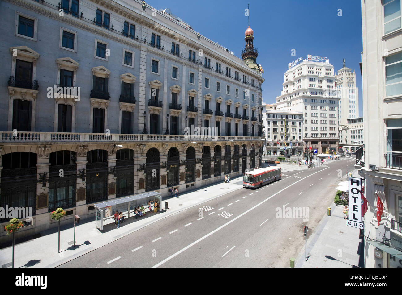 Bus stop madrid hi-res stock photography and images - Alamy