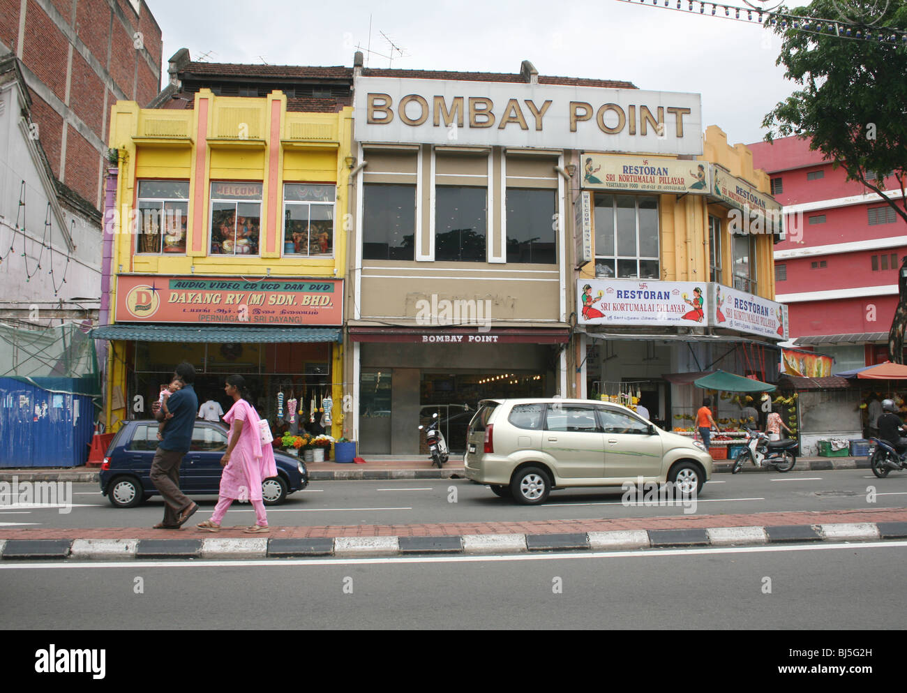 Bombay street scene hi-res stock photography and images - Alamy