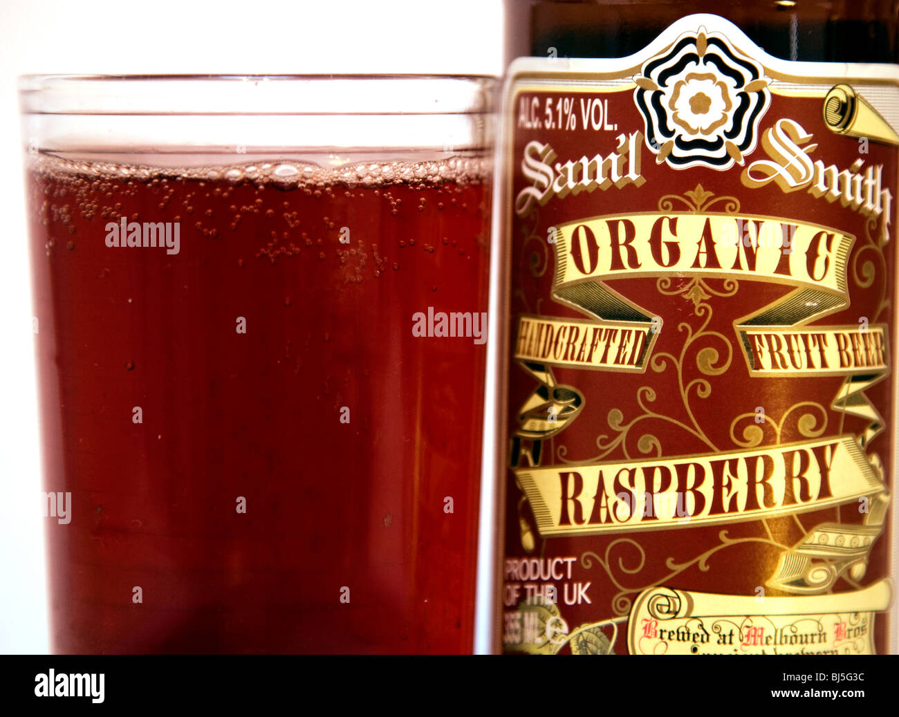 Samuel Smith's organic raspberry fruit beer Stock Photo - Alamy