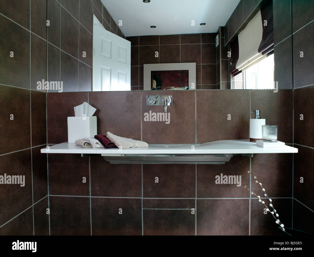 Shallow basin hi-res stock photography and images - Alamy