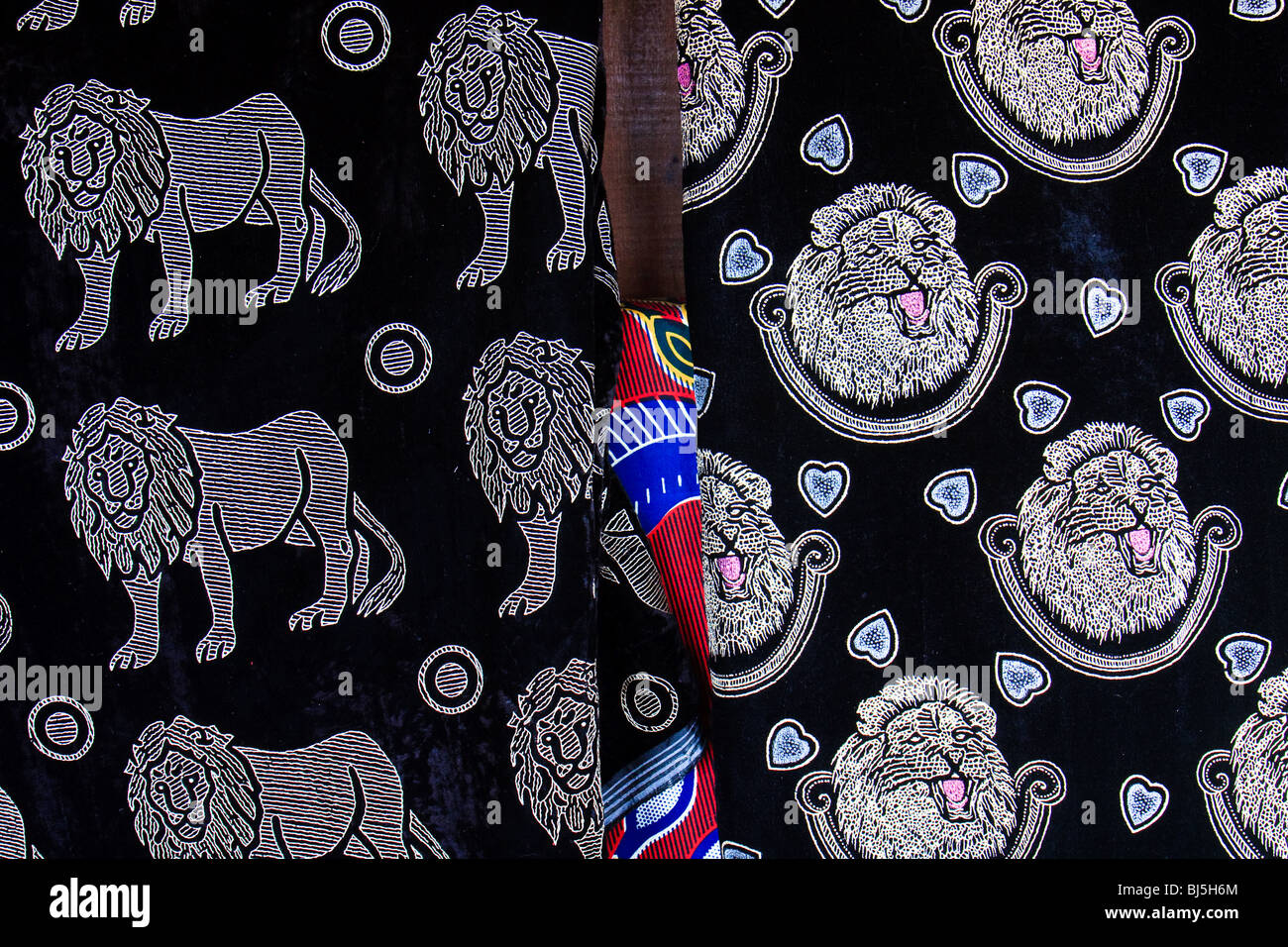 Africa Cameroon Mamfe Market Textile Textiles Stock Photo - Alamy