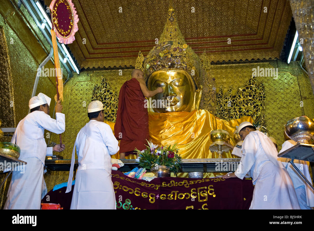 Myanmar Mandalay Mahamuni Golden Buddhist High Resolution Stock ...