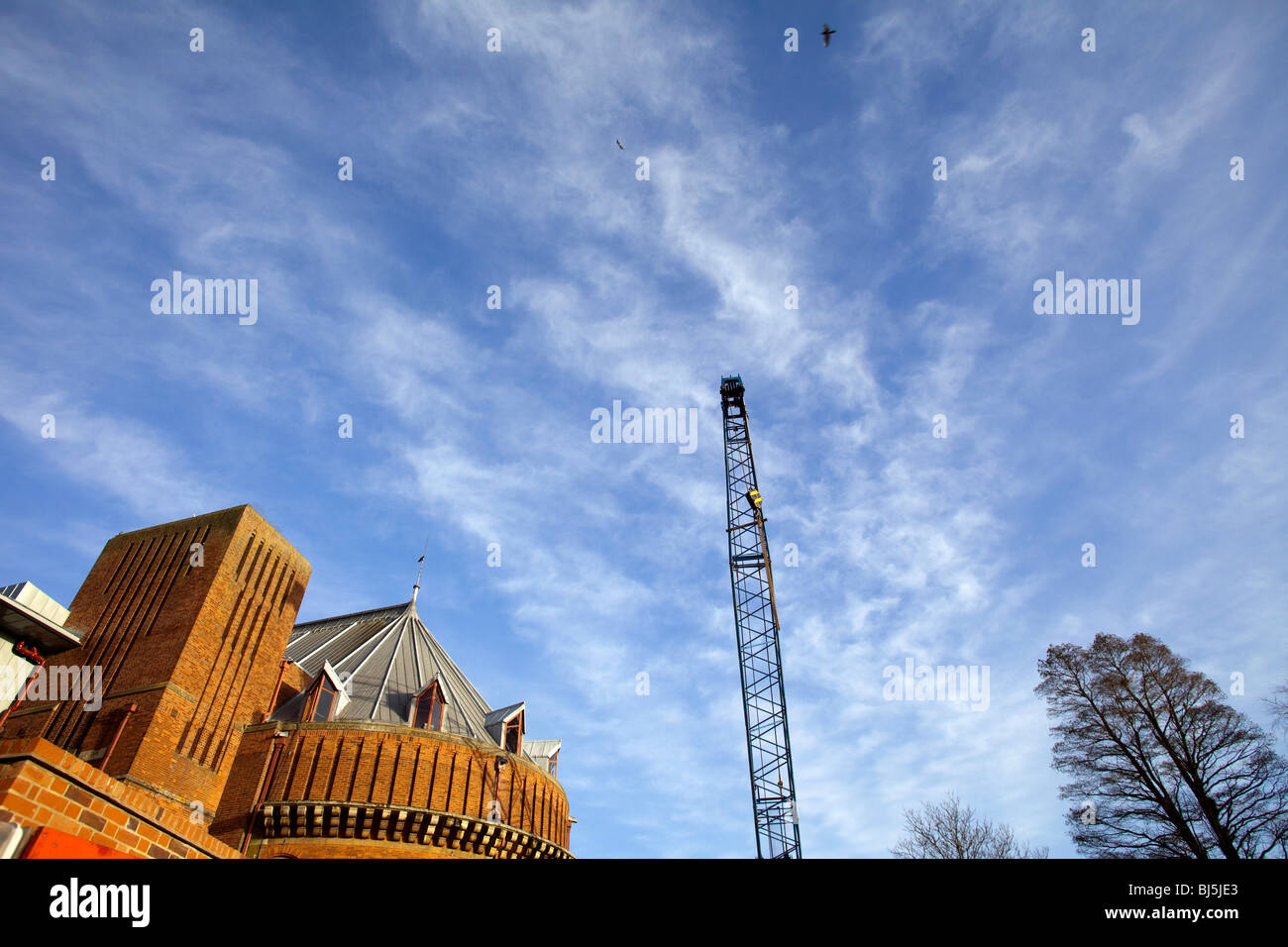 the new rebuilt 2010 shakespeare memorial theatre stratford-upon-avon ...