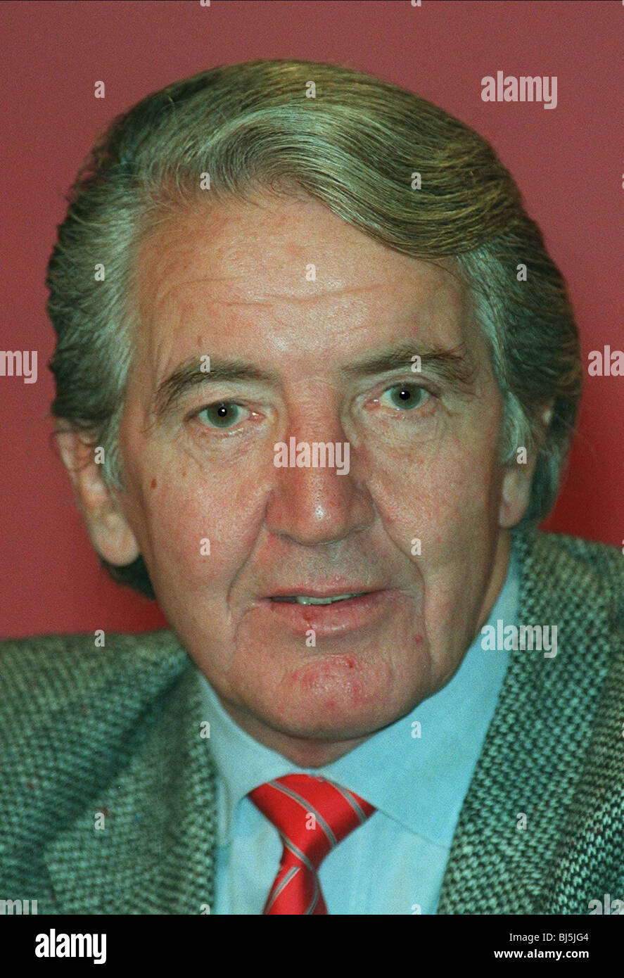 DENNIS SKINNER MP LABOUR PARTY BOLSOVER 02 October 1996 Stock Photo - Alamy