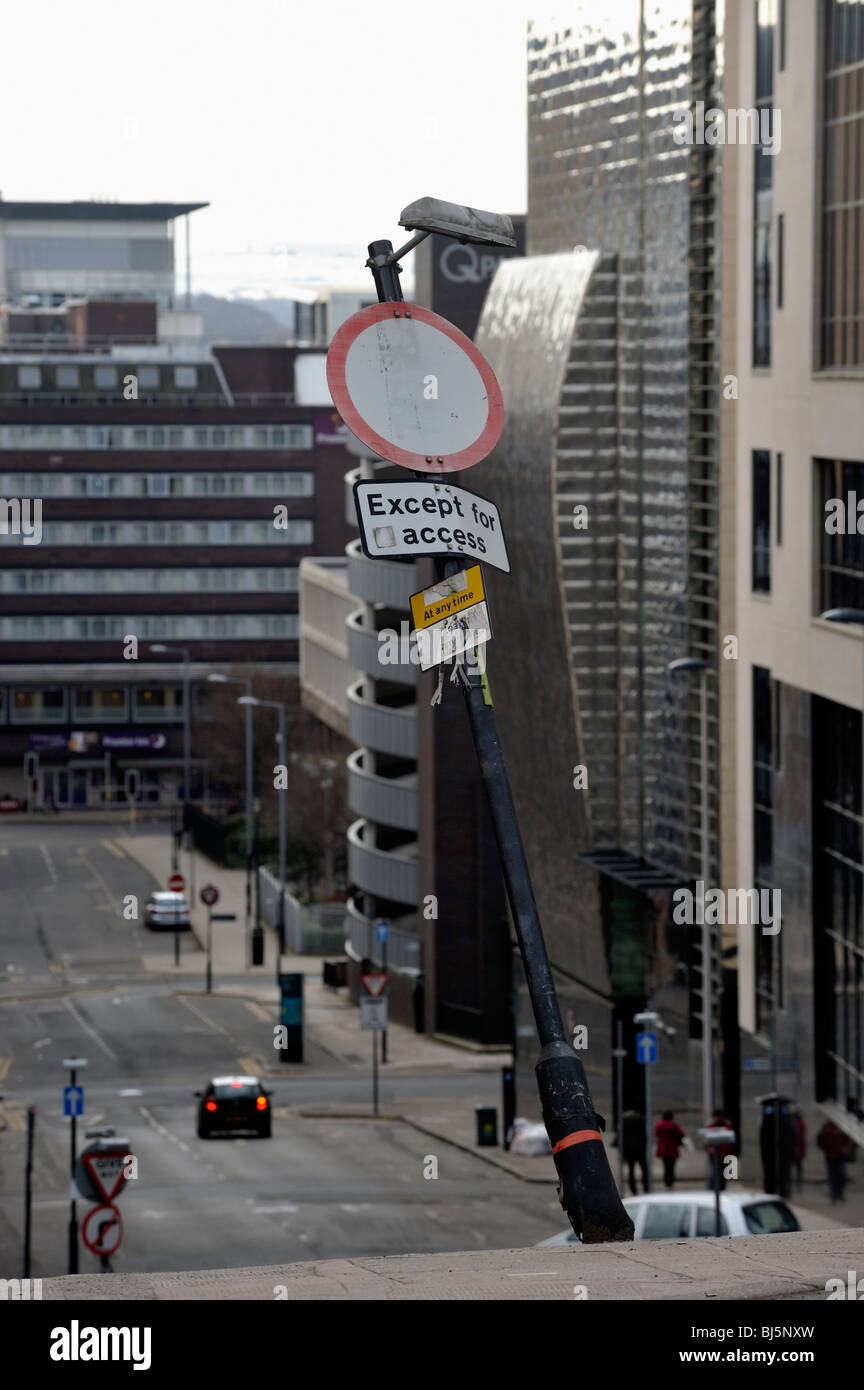 Damaged signage hi-res stock photography and images - Alamy
