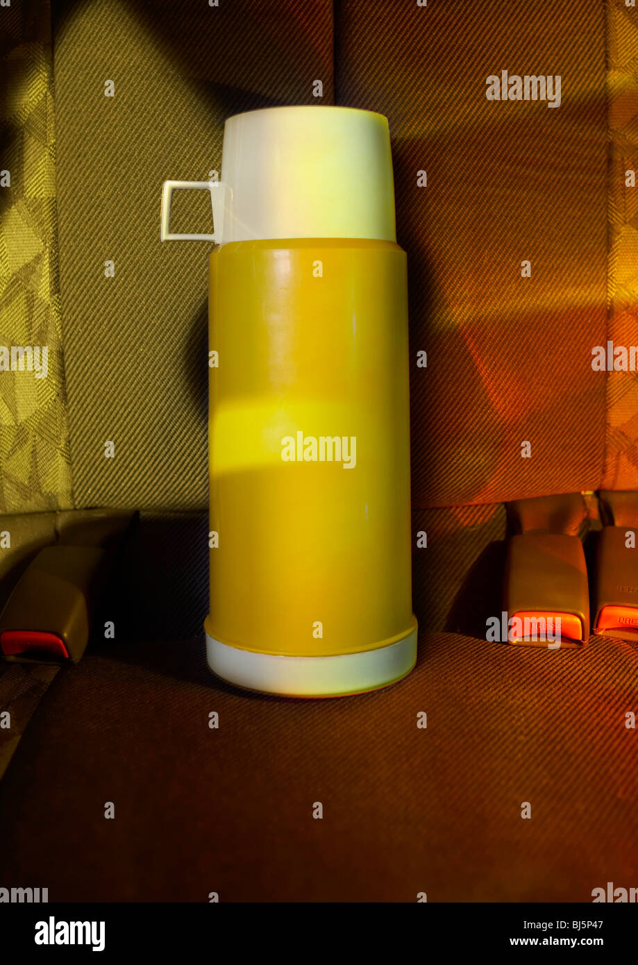 Hot drinks container hi-res stock photography and images - Alamy