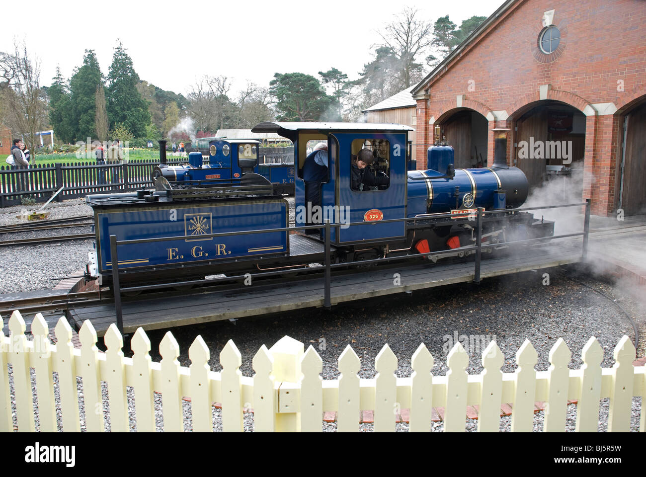 exbury railway turntable for steam engines Stock Photo - Alamy