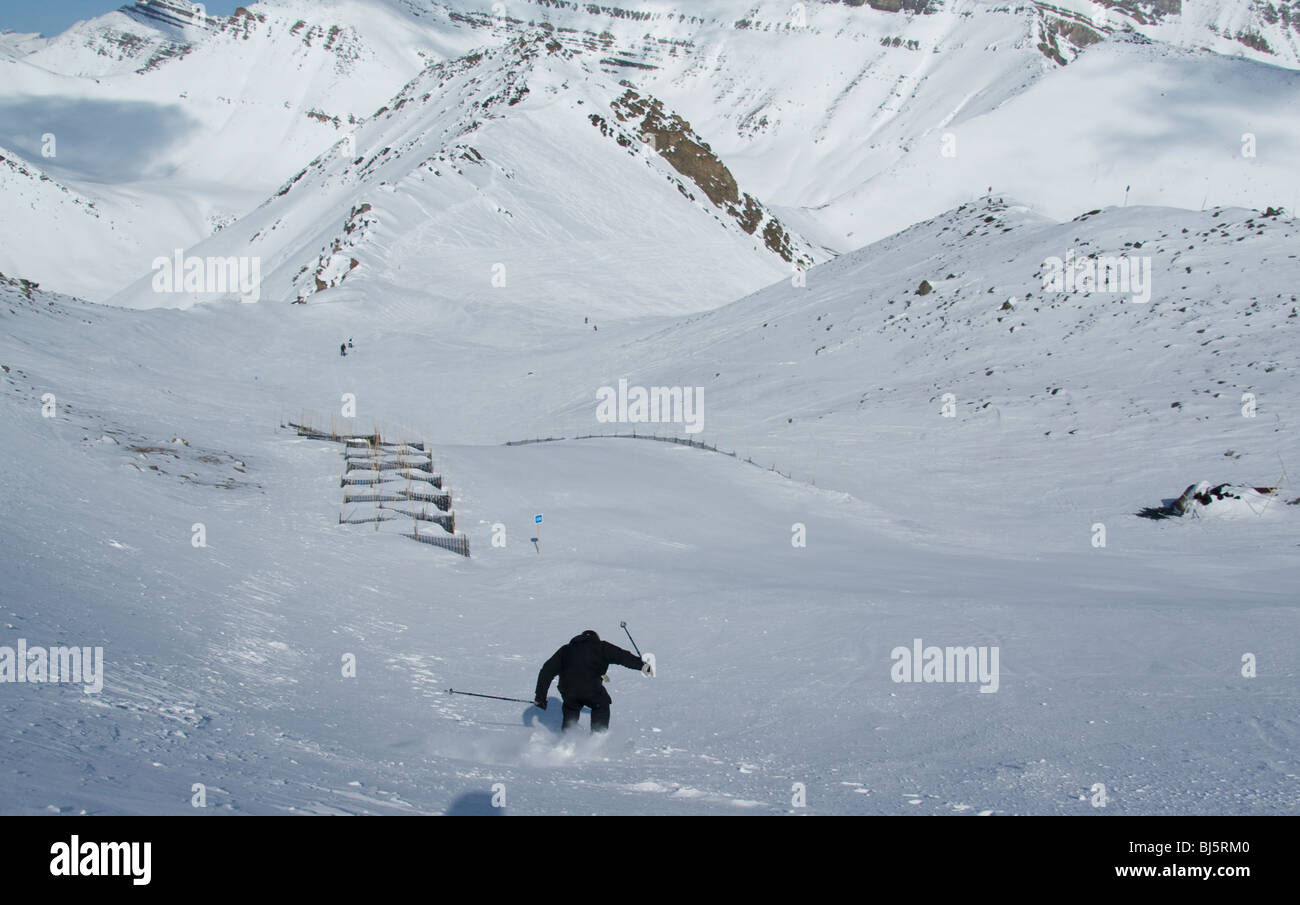 Active landing hi-res stock photography and images - Alamy