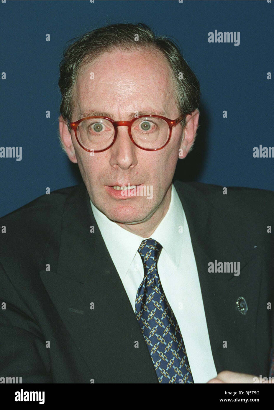 MALCOLM RIFKIND MP FOREIGN SECRETARY 25 June 1996 Stock Photo - Alamy