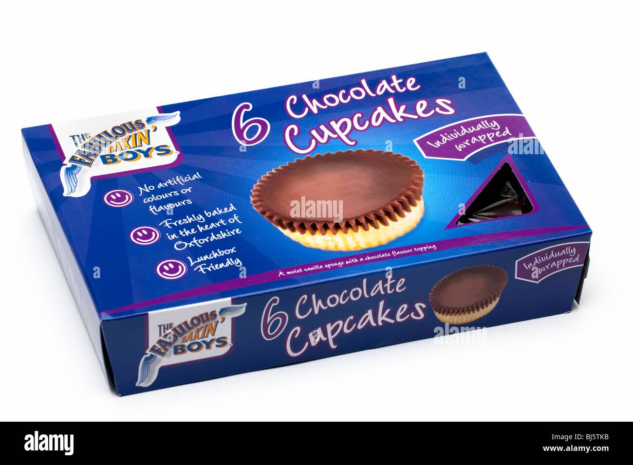 Box Of 6 Chocolate Cupcakes Stock Photo Alamy box-of-6-chocolate-cupcakes-stock-photo-alamy