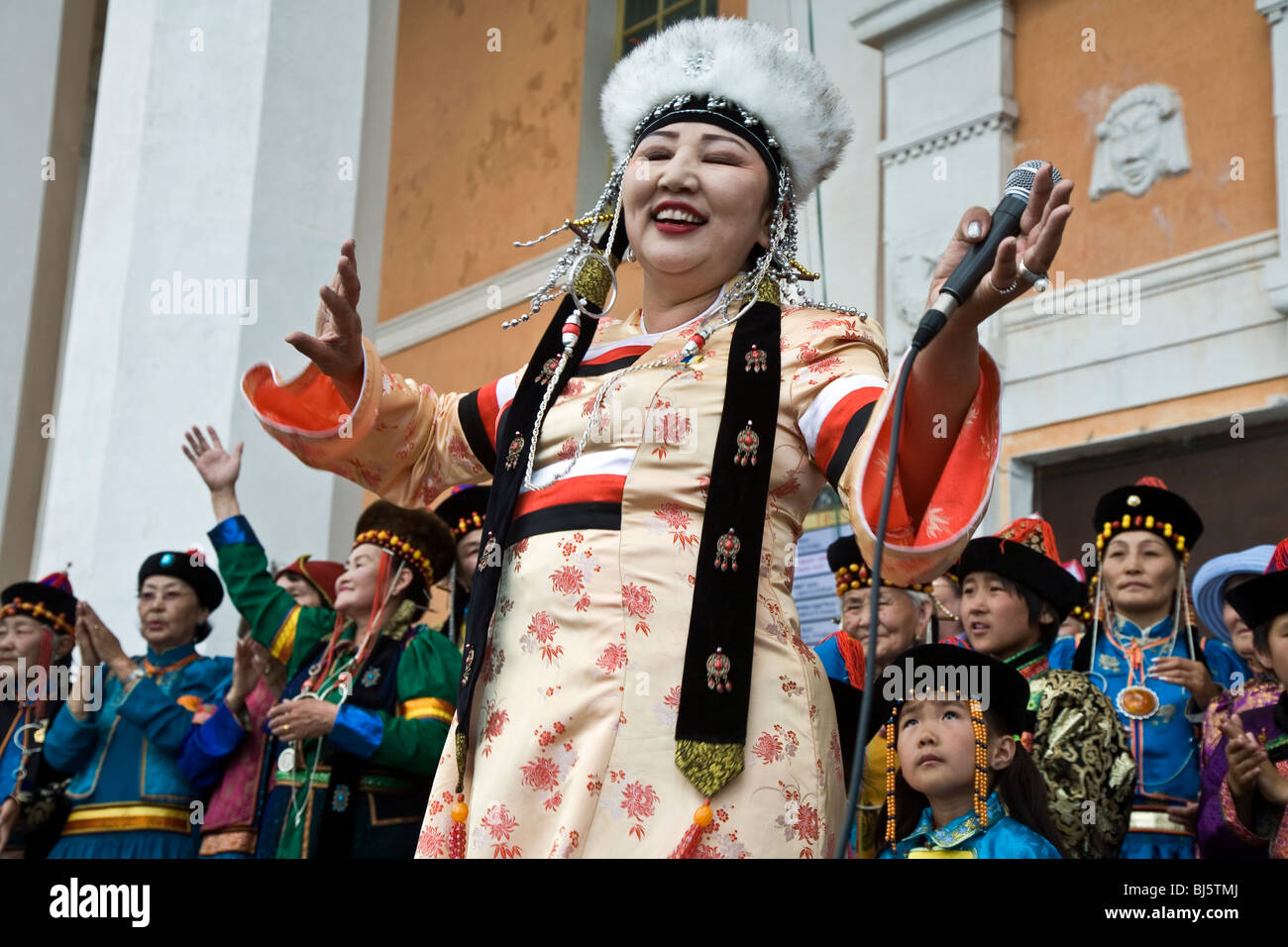 Ladies of the chorus hi-res stock photography and images - Alamy