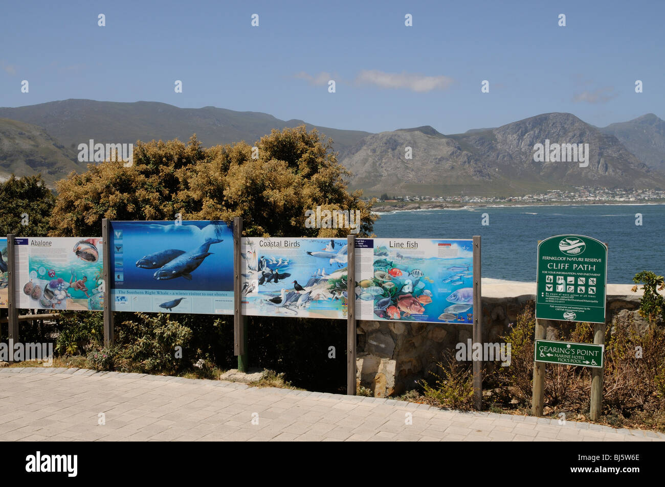 Tourist information boards hi-res stock photography and images - Alamy