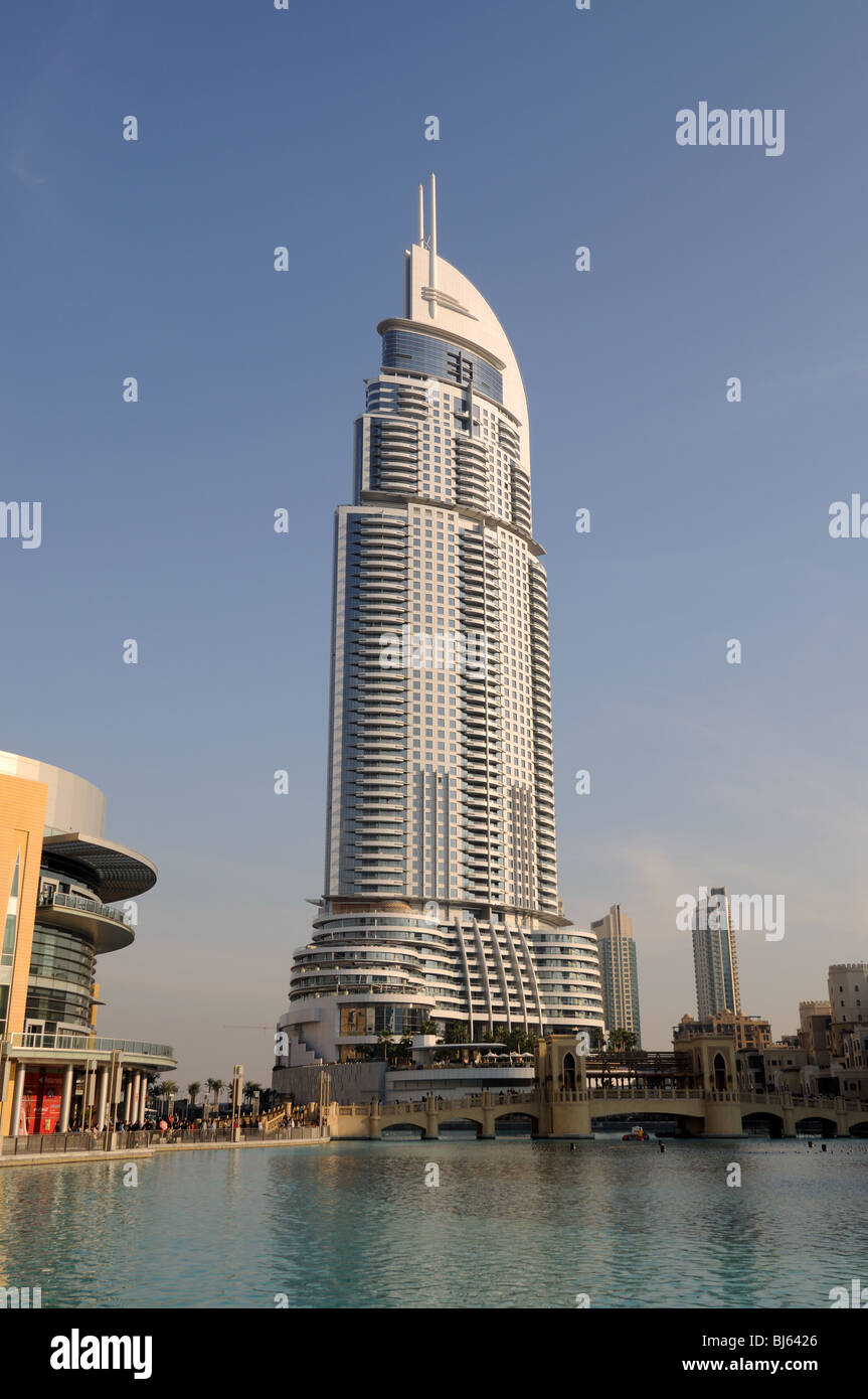 The address and dubai mall hi-res stock photography and images - Alamy