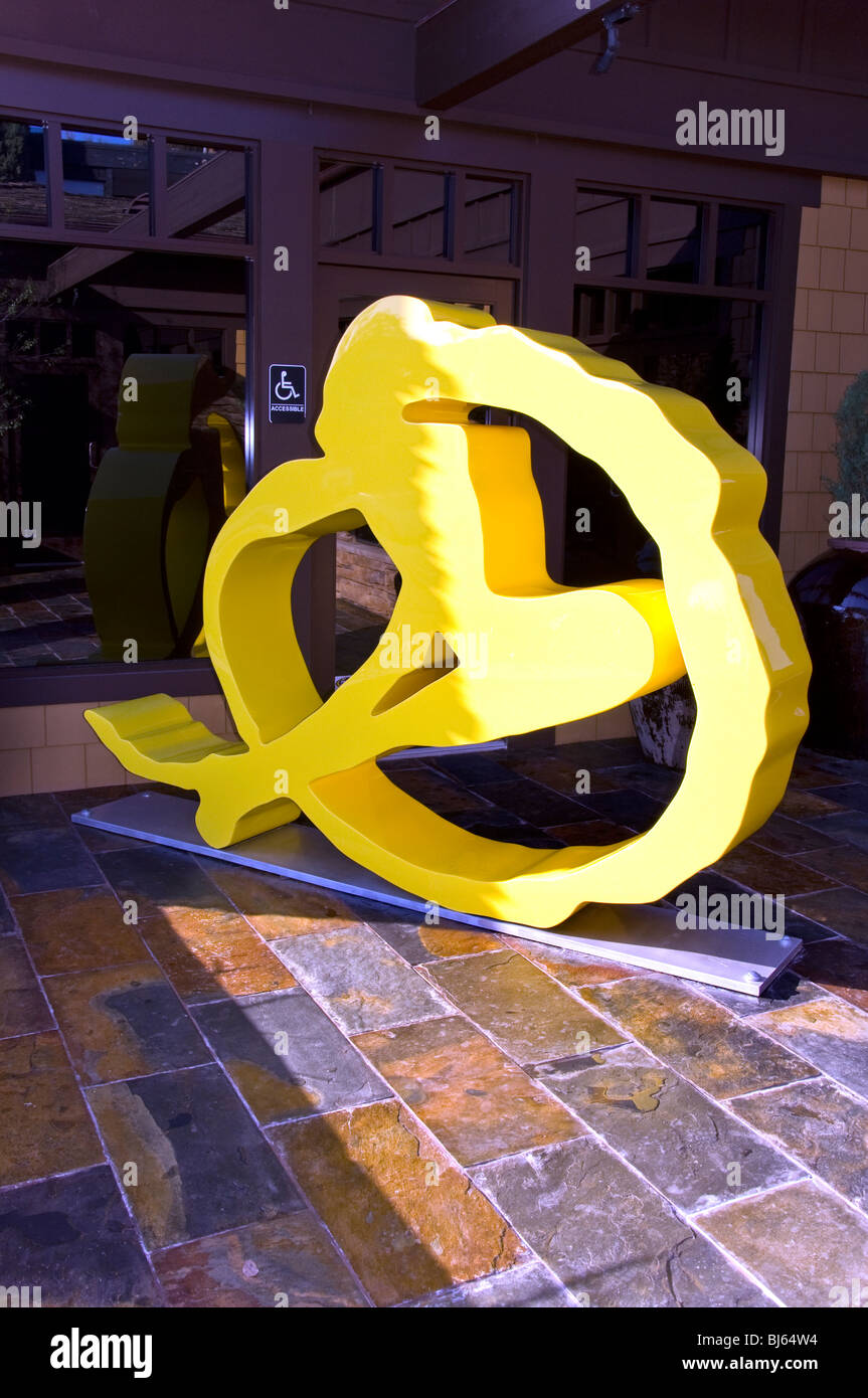 Modern art figure hi-res stock photography and images - Alamy
